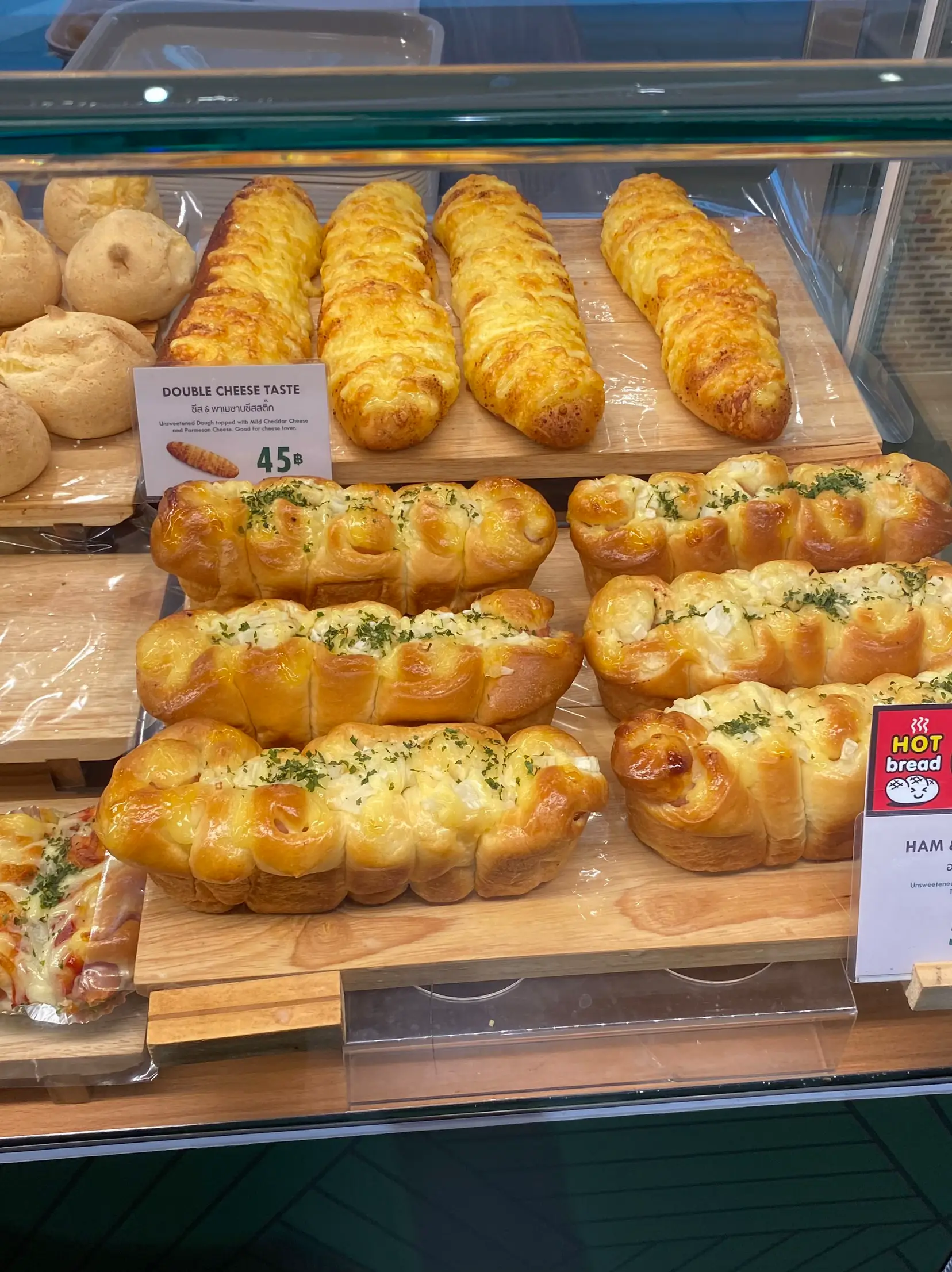 J’s BAKERY ร้านขนมน่าอีทสุดๆ🥯 🍞👩‍🍳 | Gallery posted by Petch_a | Lemon8