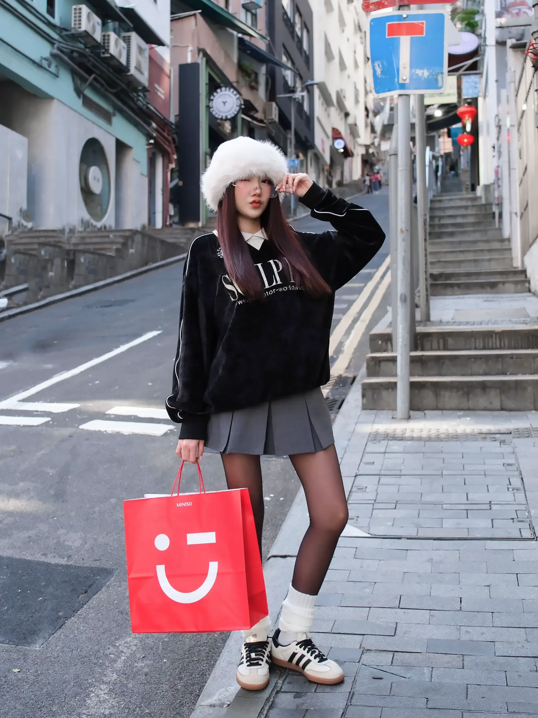 OOTD แต่งตัวเที่ยว Hong Kong 🇭🇰 ️ | แกลเลอรีที่โพสต์โดย Pianokwt | Lemon8