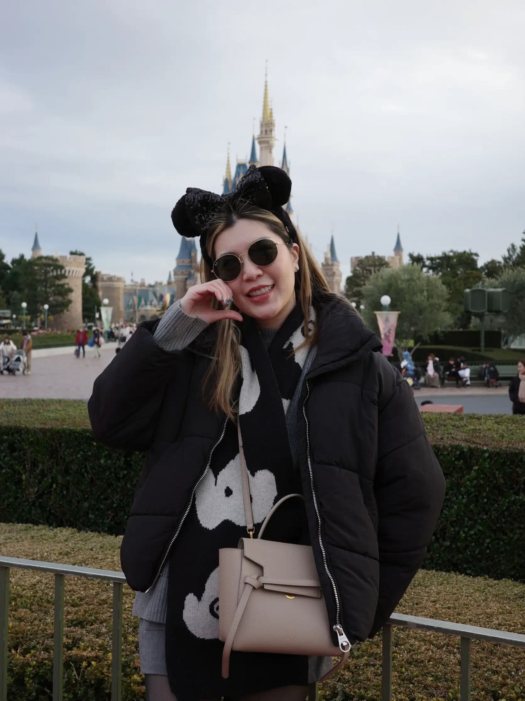 disneyland tokyo ootd - การค้นหาใน Lemon8