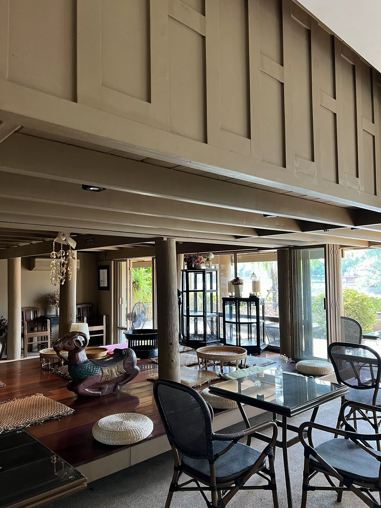 Syama คาเฟ่เรือนไทยริมน้ำ บรรยากาศดีขนมอร่อย 💖 | แกลเลอรีที่โพสต์โดย เด็กชายภีม 🥦 | Lemon8