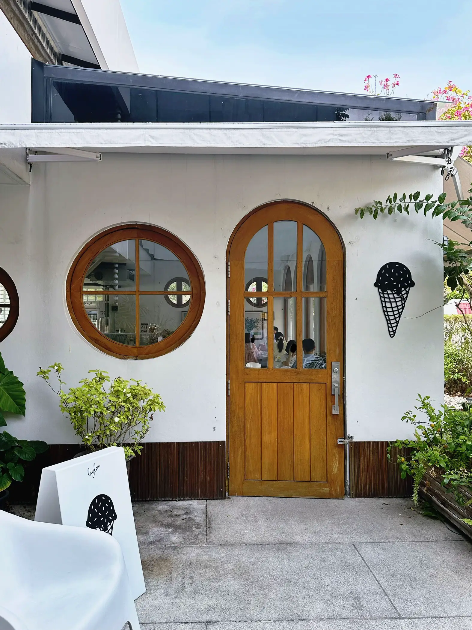 Lay Low ไอศกรีม organic ในบ้านหลังสวย🍦 | แกลเลอรีที่โพสต์โดย tanhnanchya | Lemon8