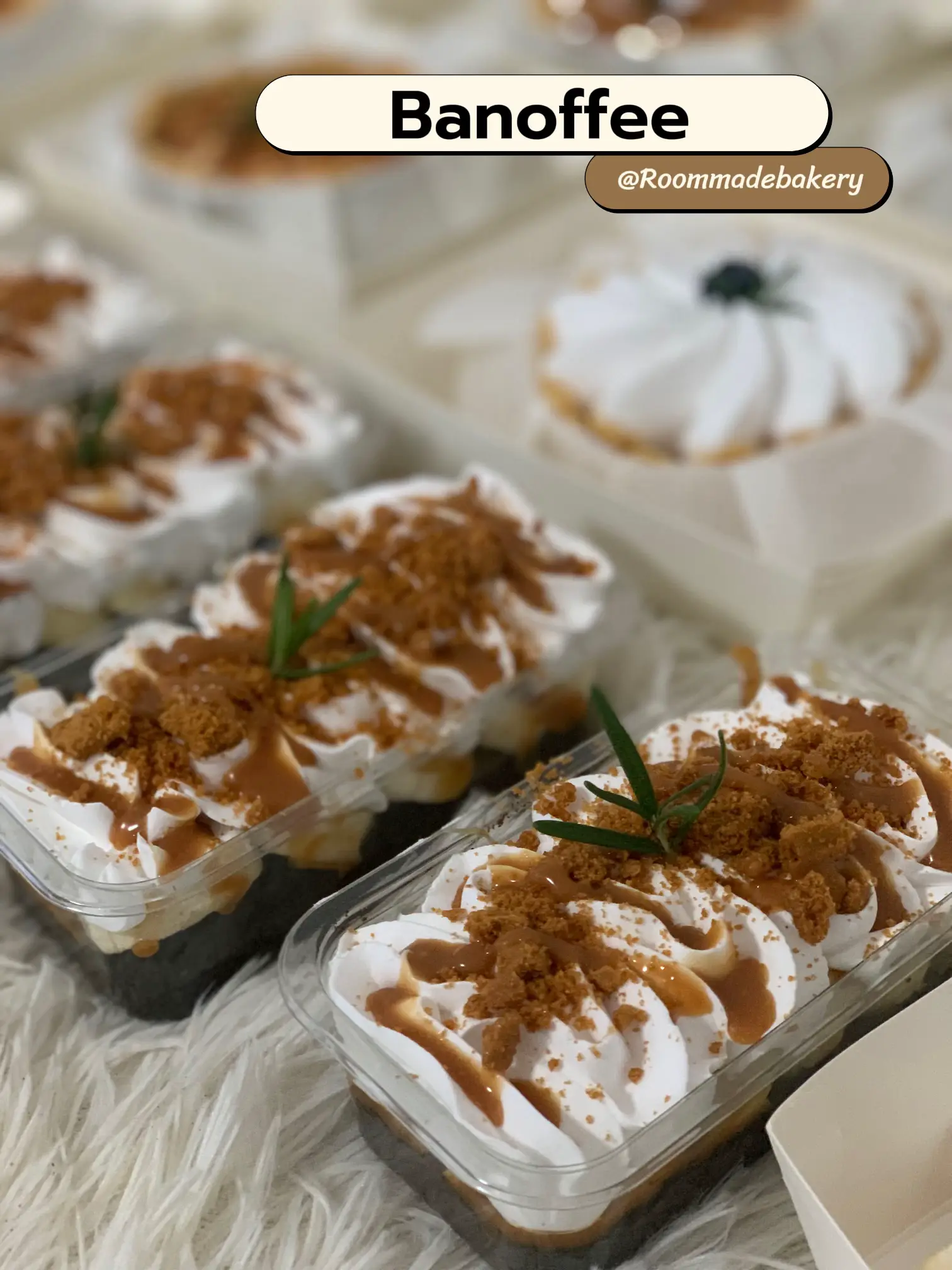 Banoffee กล้วยเน้นๆ คาราเมลเยิ้มๆ | แกลเลอรีที่โพสต์โดย Roommade bakery | Lemon8