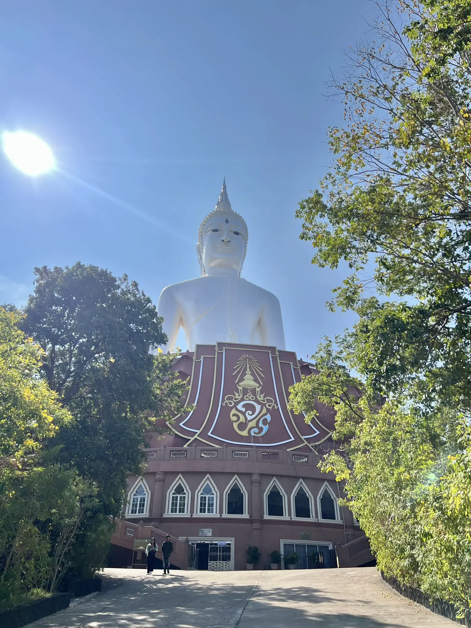 วัดรอยพระพุทธบาทภูมโนรมย์ มุกดาหาร | แกลเลอรีที่โพสต์โดย Paint_za | Lemon8