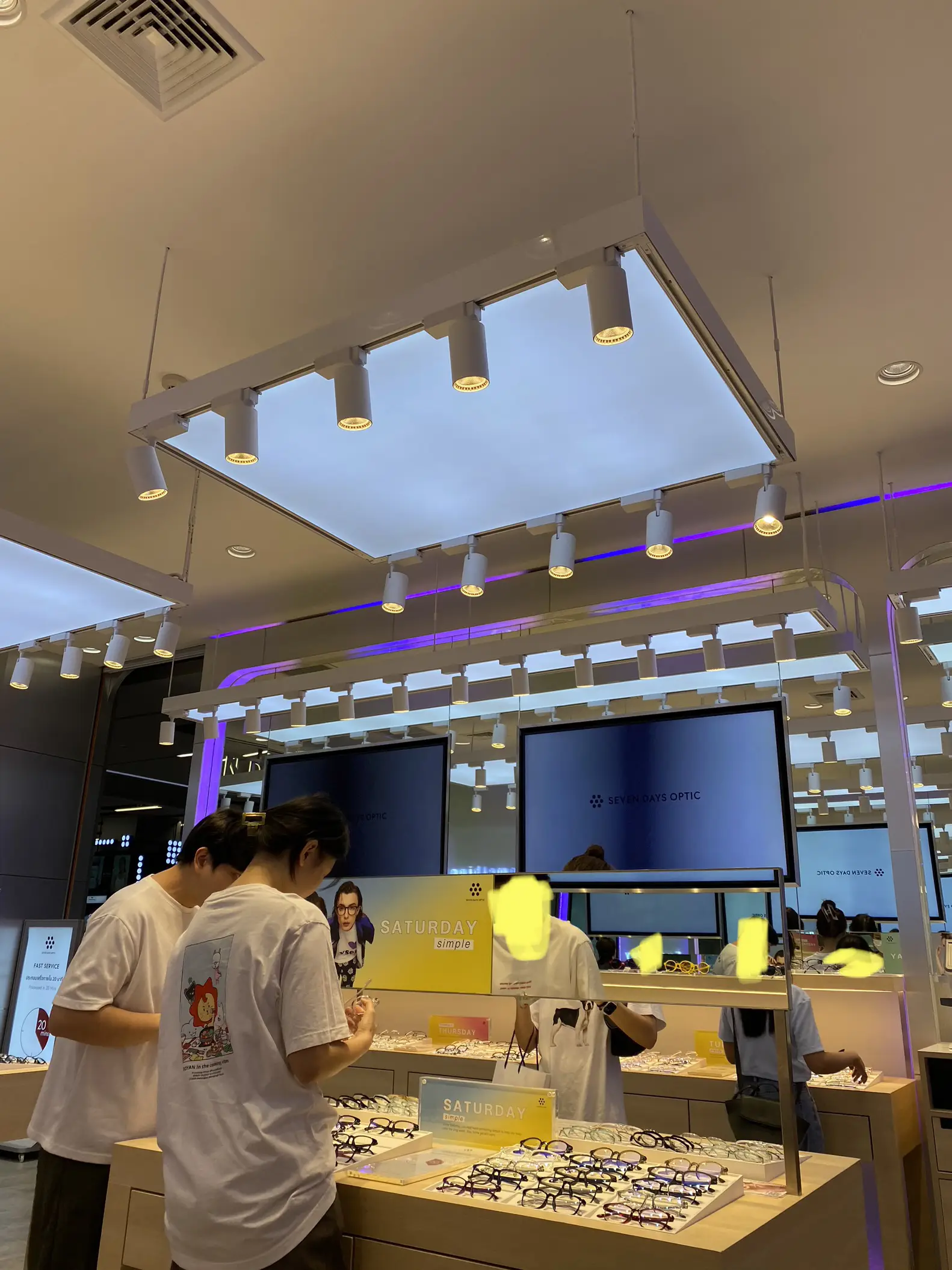 นั่งทับแว่น แต่มาดัดฟรีที่ SEVEN DAYS OPTIC | แกลเลอรีที่โพสต์โดย Miyu | Lemon8