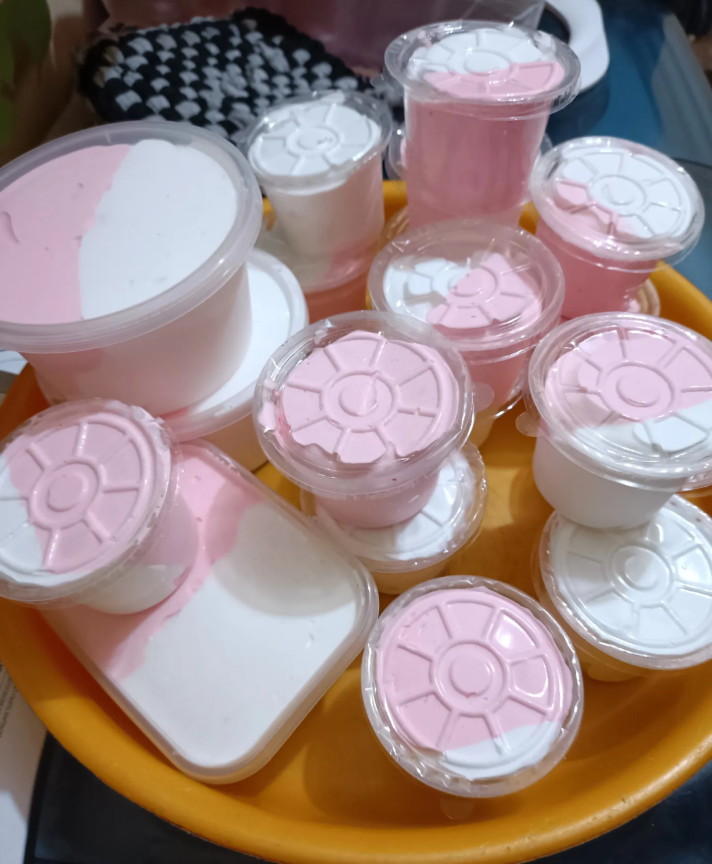 Es cream ekonomis | แกลเลอรีที่โพสต์โดย ES c3r!4 | Lemon8
