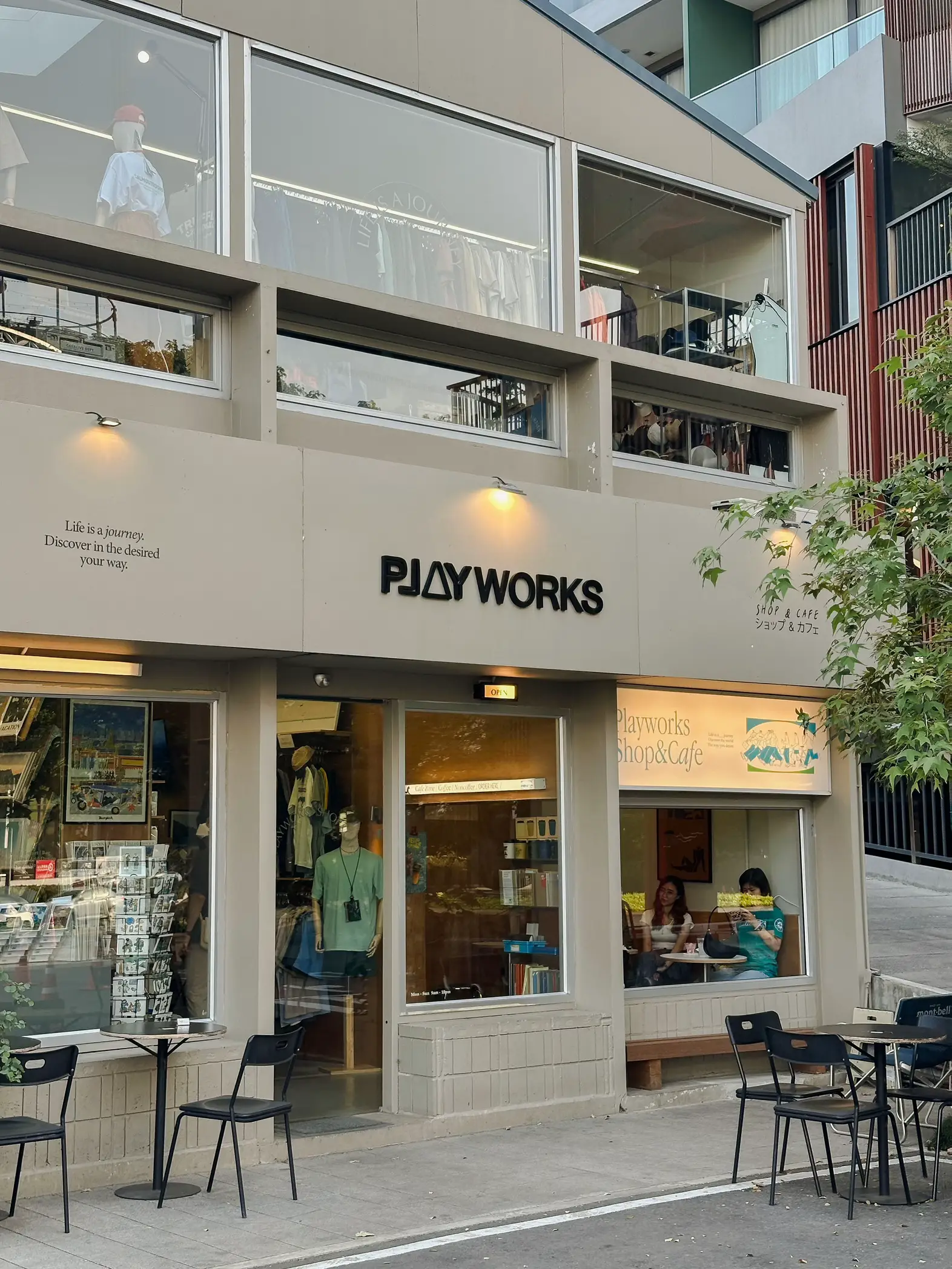 PLAYWORKS เล่นงาน | มาที่เดียวครบทั้งงานอาร์ต&คาเฟ่☕️🖼️ | แกลเลอรีที่โพสต์โดย thirst-day | Lemon8