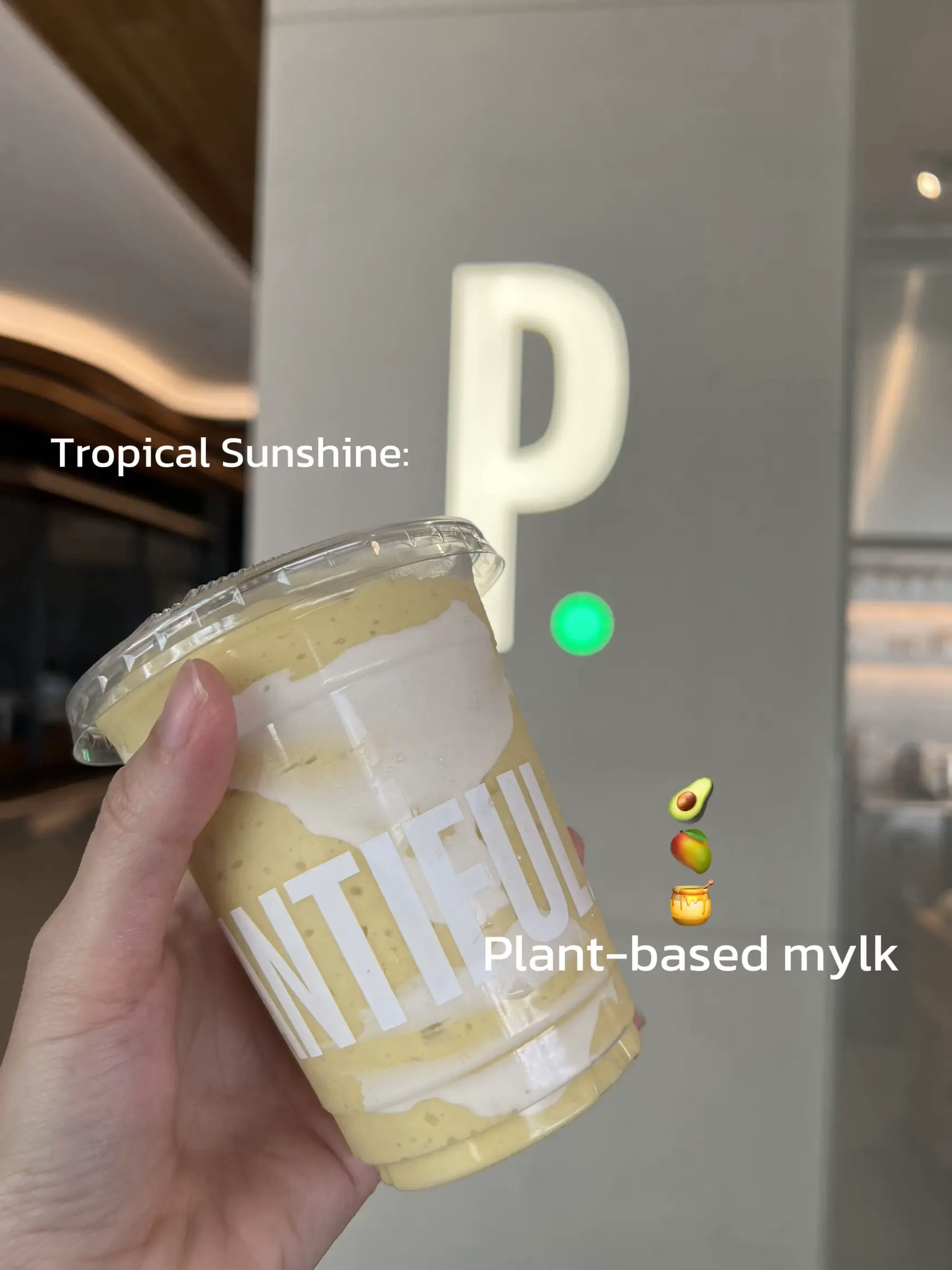 Plantiful smoothie🍓🥑(EREWHON TH) | แกลเลอรีที่โพสต์โดย Vewvich | Lemon8