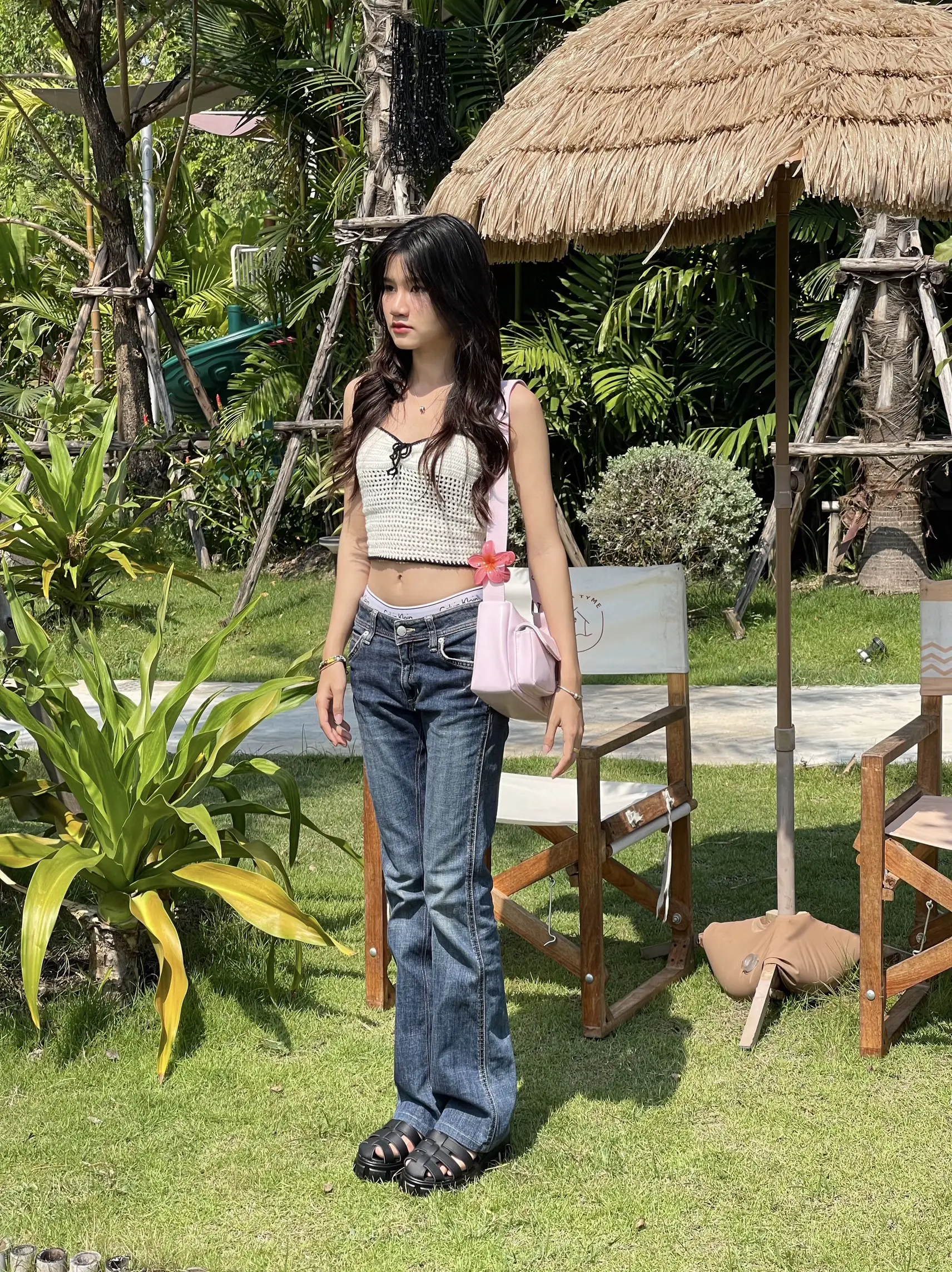 เสื้อที่แม่ถักให้ & ootd 🙌🏻🌺💭 | แกลเลอรีที่โพสต์โดย kkaowaott_ss.9 | Lemon8