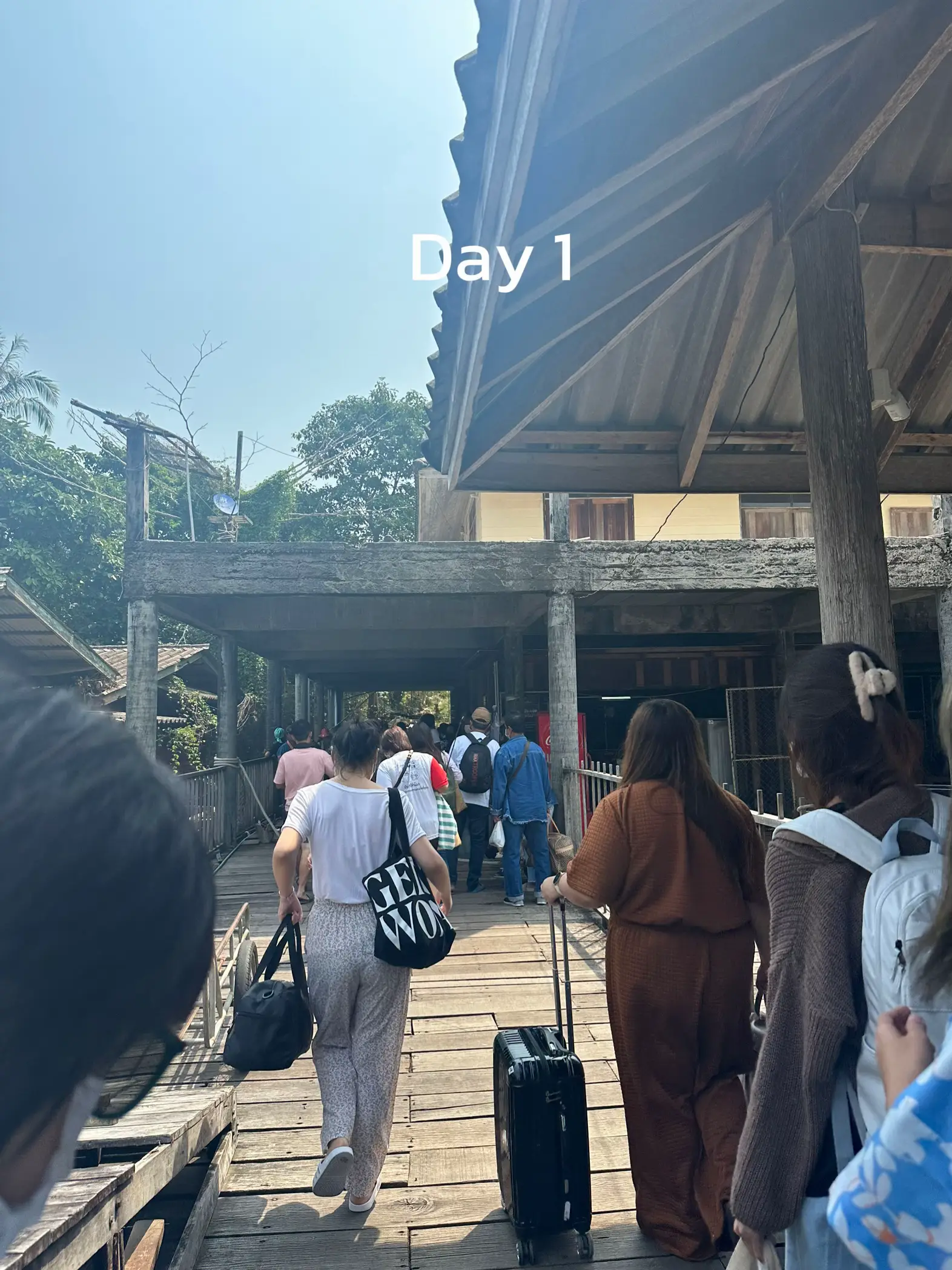 ทริปเที่ยวเกาะกูด! 3 วัน 2 คืน มันกู๊ดดดดดสุดๆ 🏝️ | แกลเลอรีที่โพสต์โดย Mint Chawanrat | Lemon8