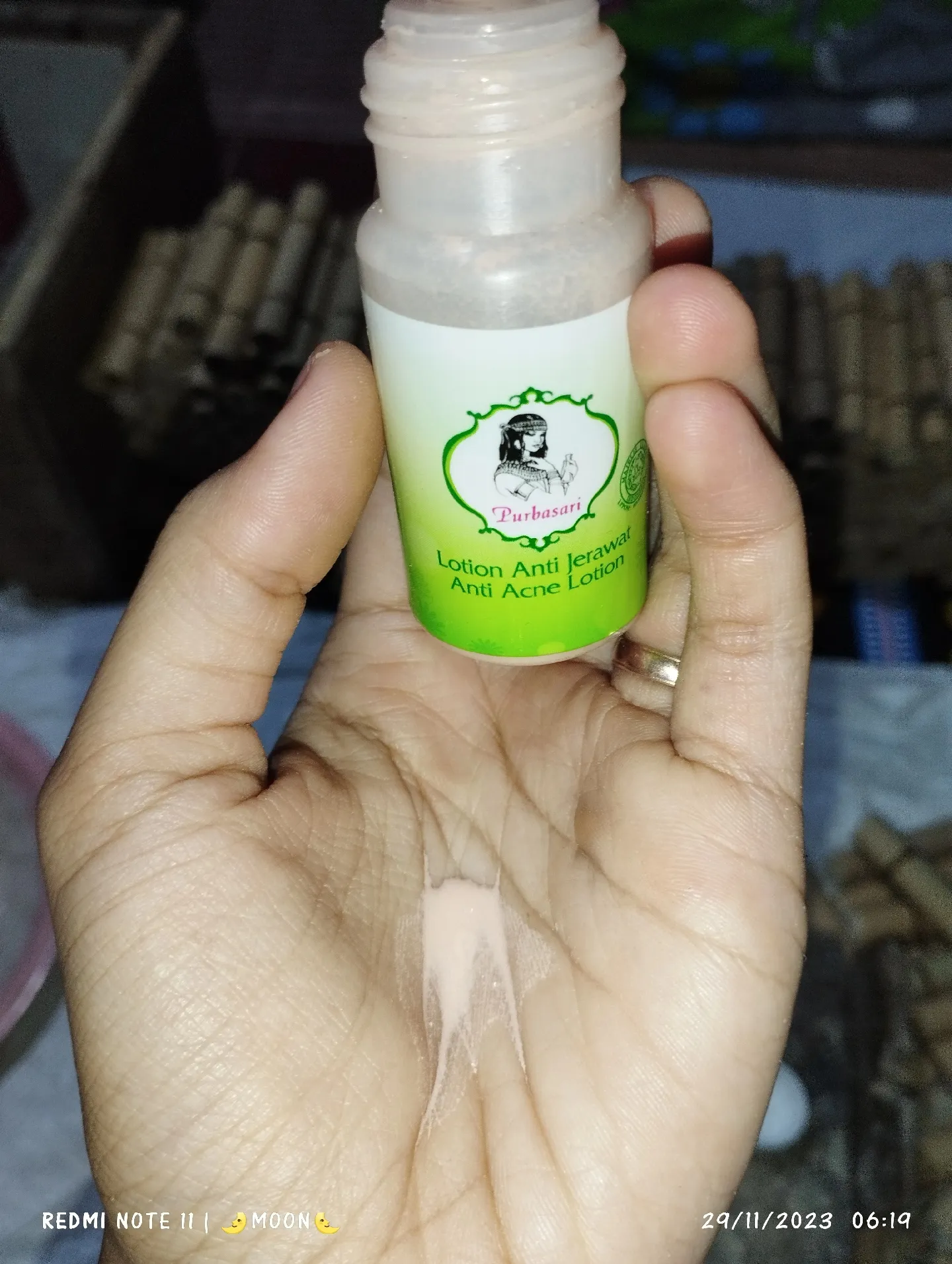 Lotion Jerawat jadul, tetep Mwantulll 🍋 | Galeri diposting oleh Moon_ | Lemon8