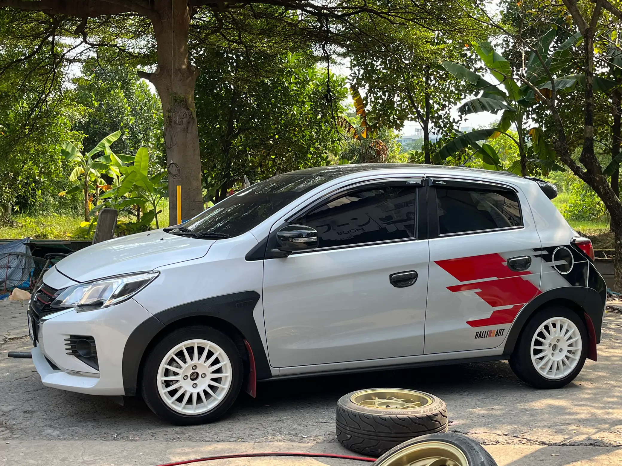 Mitsubishi Mirage rally | แกลเลอรีที่โพสต์โดย Barber Narst | Lemon8