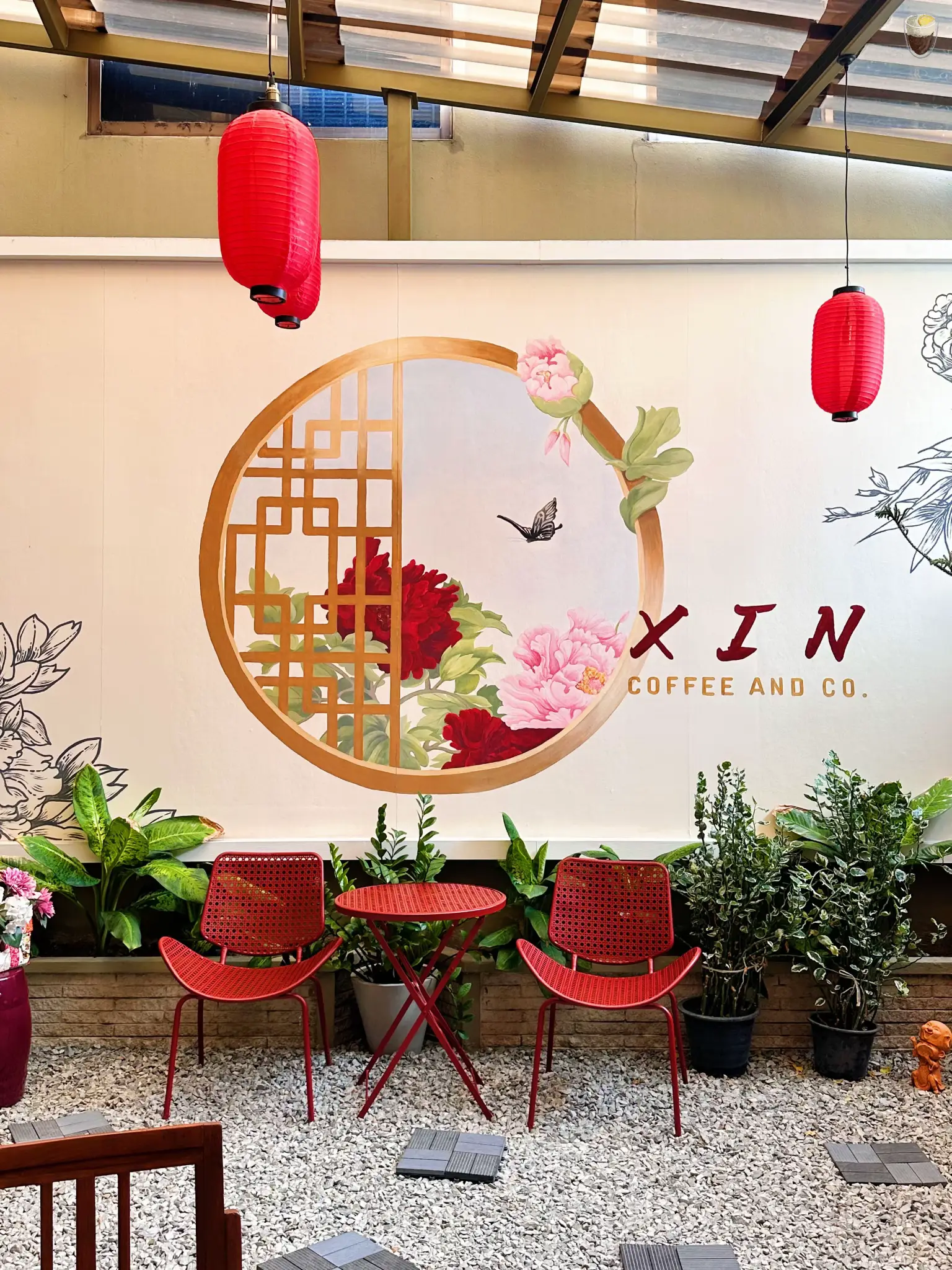 เปิดวาร์ป ꒱ คาเฟ่สไตล์จีน Mood ดี ที่พัทยา 🏮 | แกลเลอรีที่โพสต์โดย PookieFoodie | Lemon8