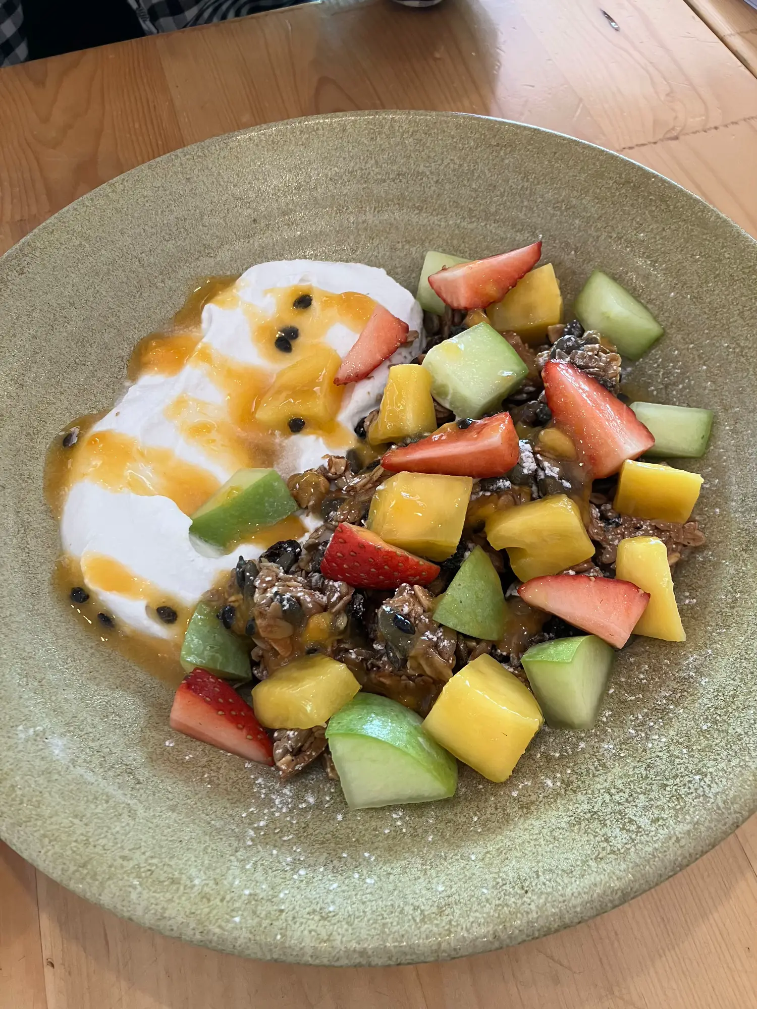 แนะนำคาเฟ่ Pet-Friendly ย่านชิดลม-เพลินจิต | แกลเลอรีที่โพสต์โดย Irne.wk | Lemon8