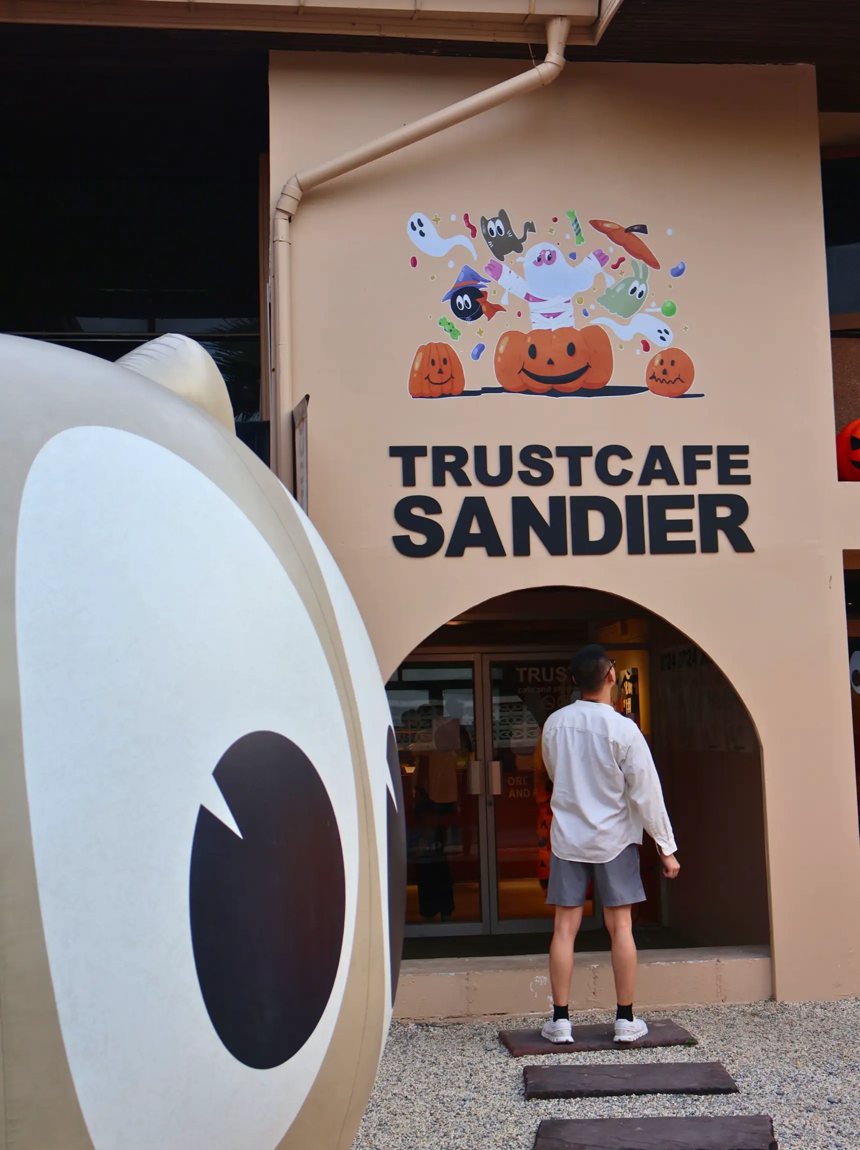 Trust Cafe and Studio: Welcome to my home Boo! 🧡 | แกลเลอรีที่โพสต์โดย ...