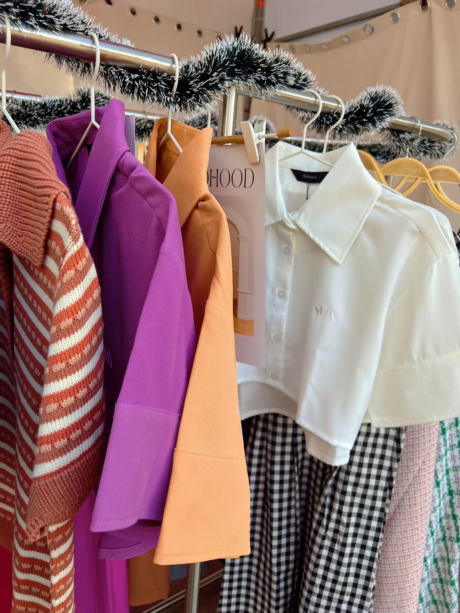 GOODHOOD ! ครั้งแรก แบรนด์ไอจีเพียบ | แกลเลอรีที่โพสต์โดย • PAWI • | Lemon8