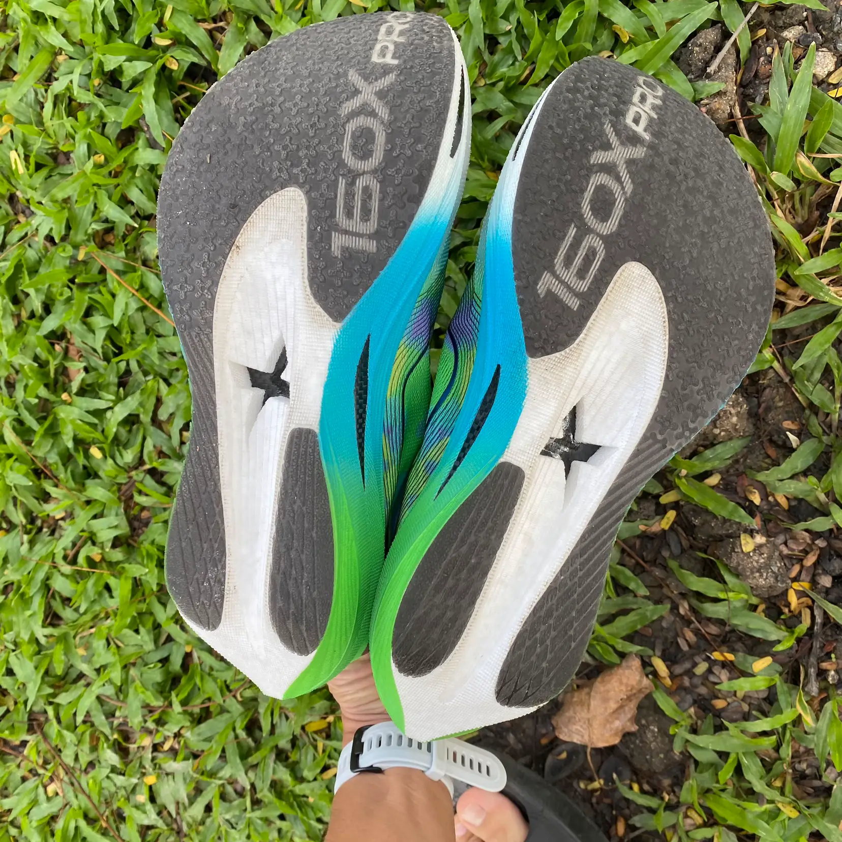 中国のランニングシューズレビューXtep 160 x 5.0 Proストロングレッグはお見逃しなく | มาวินมาวิ่งが投稿したフォト ...