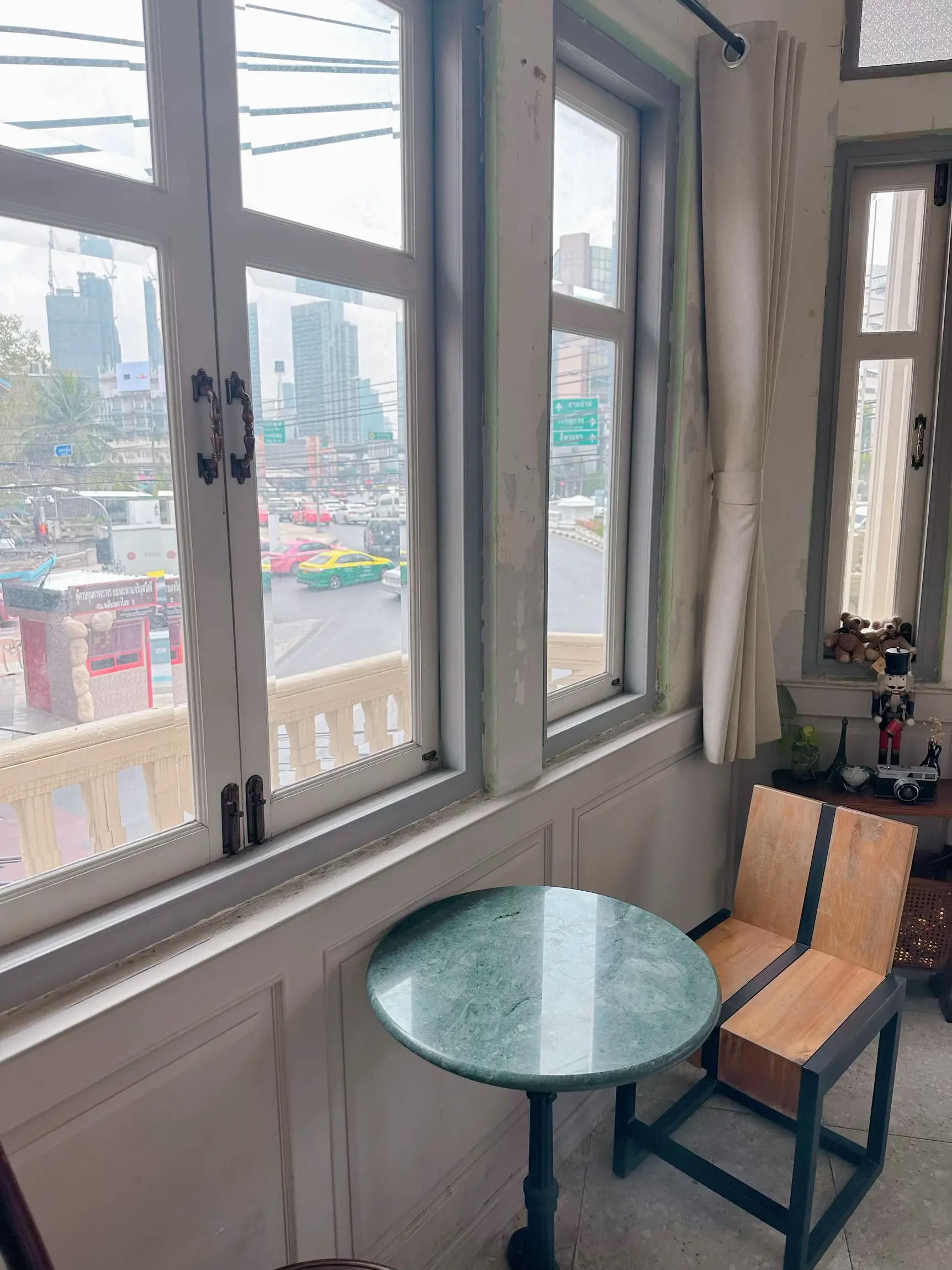 Maithe cafe (ไมที) ☕️ 🌷 วิวเมืองสุดฮิตต | แกลเลอรีที่โพสต์โดย Jaobeemm | Lemon8