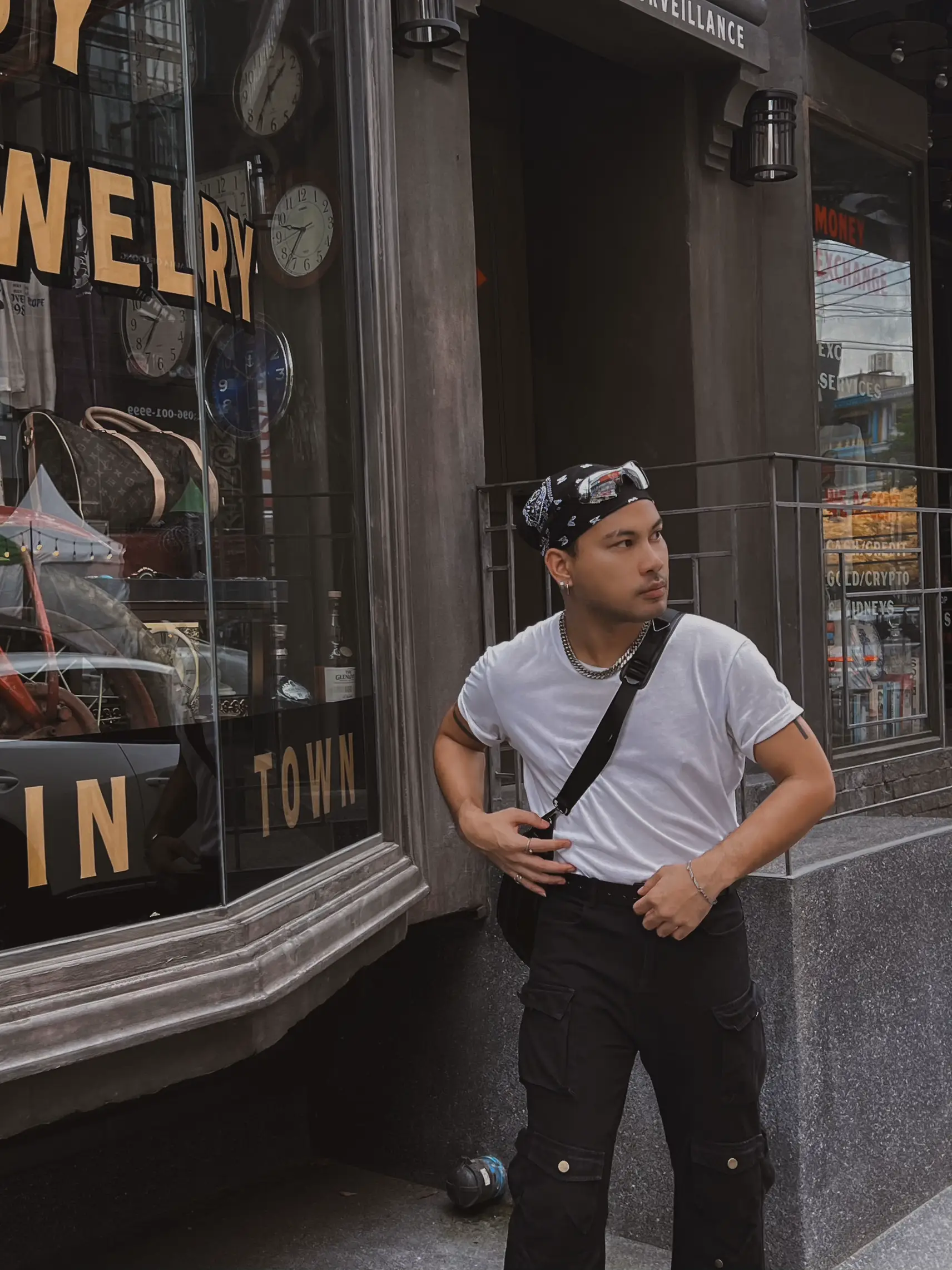 พิกัดถ่ายรูปหน้าบาร์ฟิลเมืองนอก | แกลเลอรีที่โพสต์โดย MAC | Lemon8