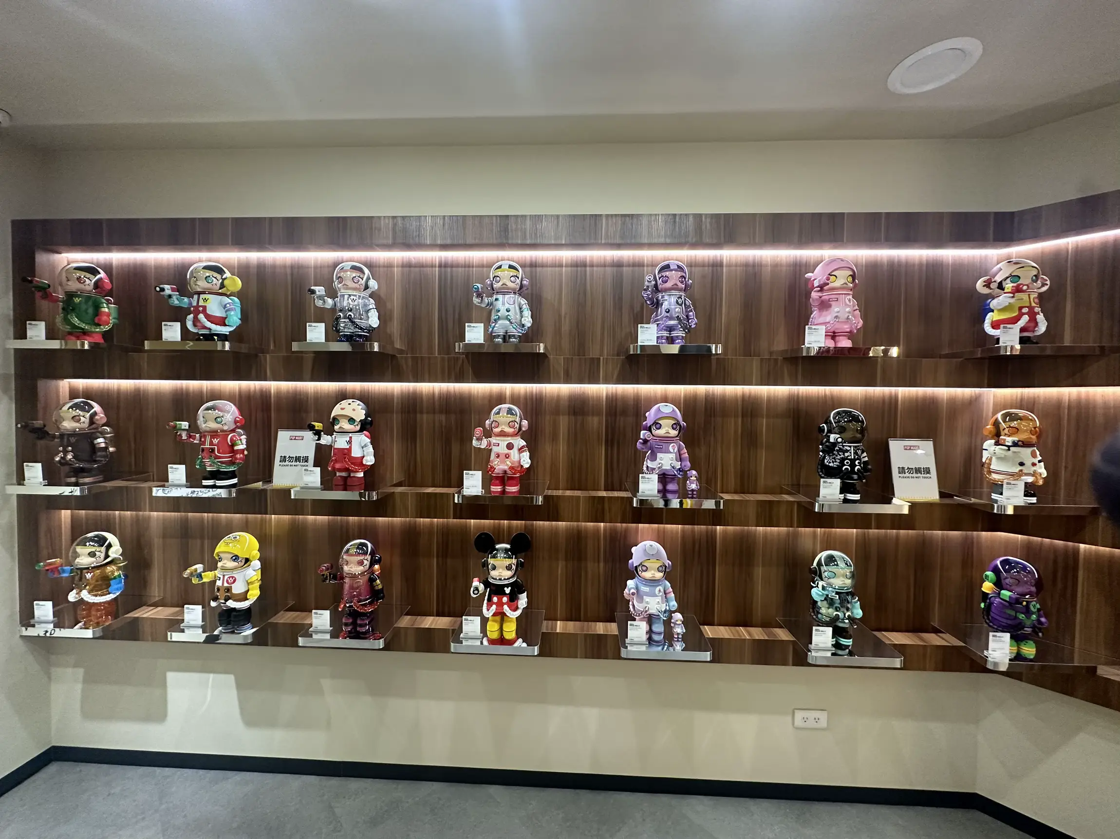 TAIPEI,XIMENDING BIGGEST POPMART STORE! | Gallery posted by L | Lemon8
