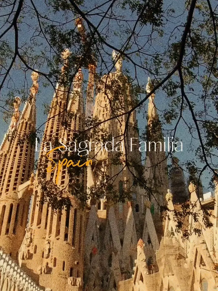 🇪🇸La Sagrada Familia)🏛 | วิดีโอที่เผยแพร่โดย looktripholiday | Lemon8