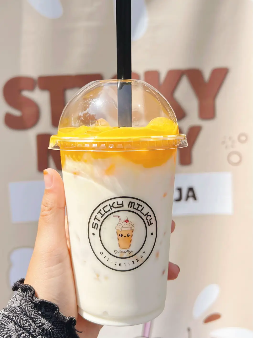 Sticky milk viral pekan 😍 | Galeri disiarkan oleh Nur Ainee | Lemon8