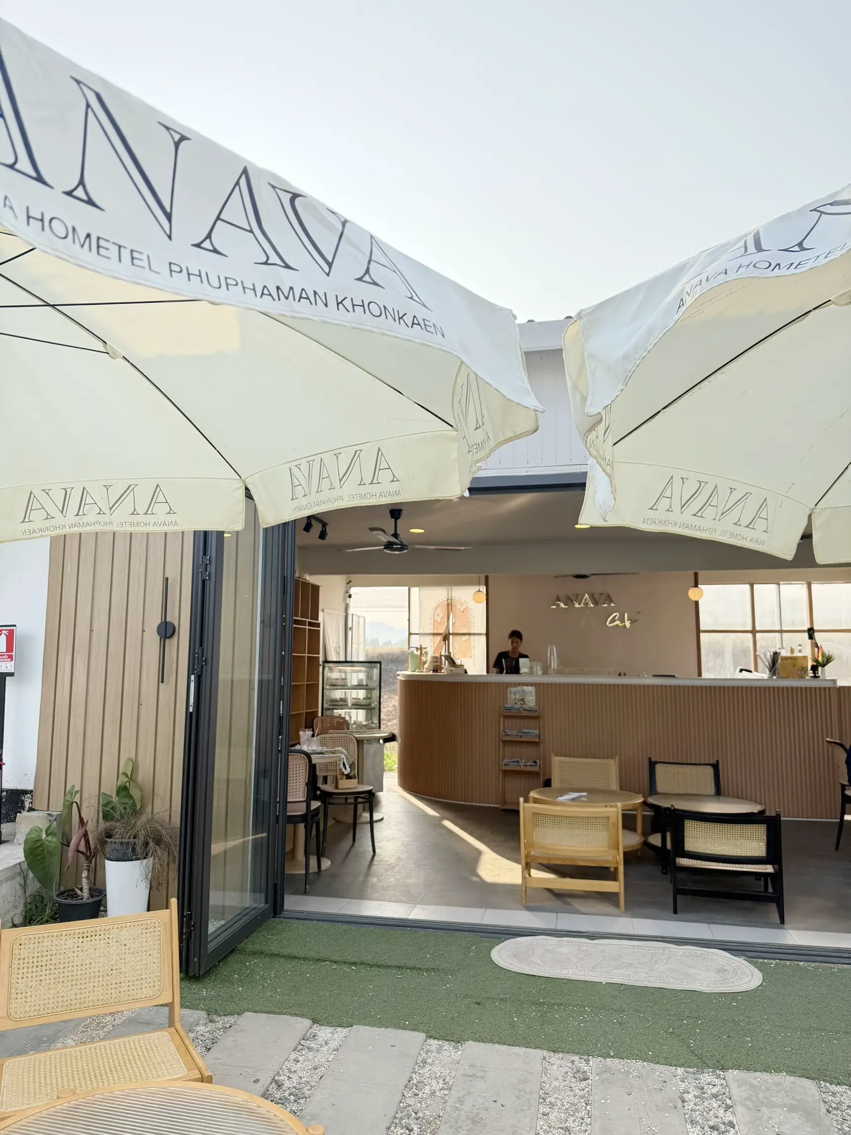 รีวิว คาเฟ่ภูผาม่าน แสงดีมากก | แกลเลอรีที่โพสต์โดย Ning Suphawadee | Lemon8