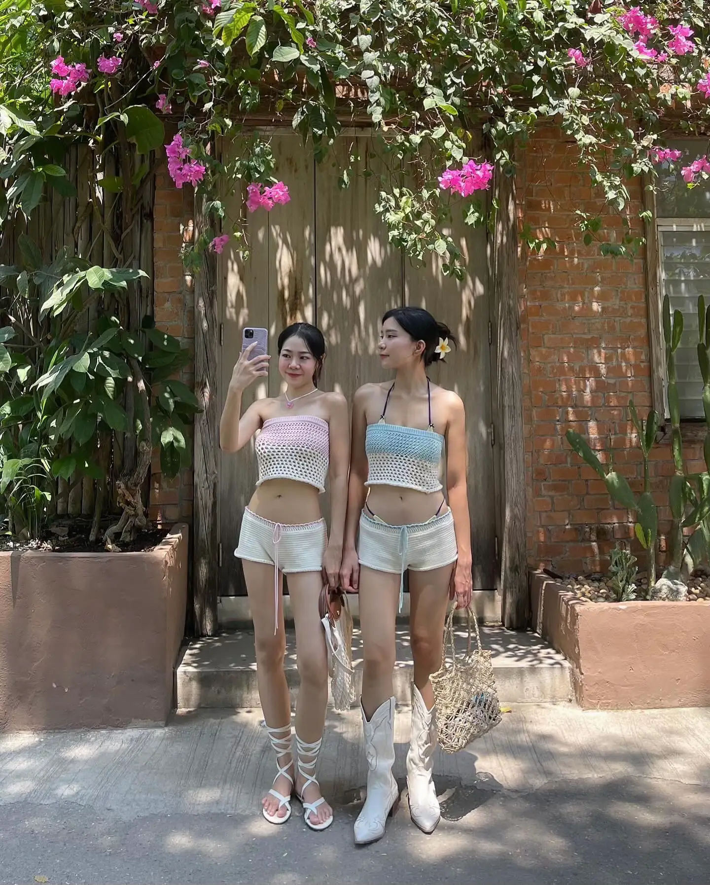 OOTD ชุดคู่กับเพื่อน pink or blue👀 | แกลเลอรีที่โพสต์โดย punch | Lemon8