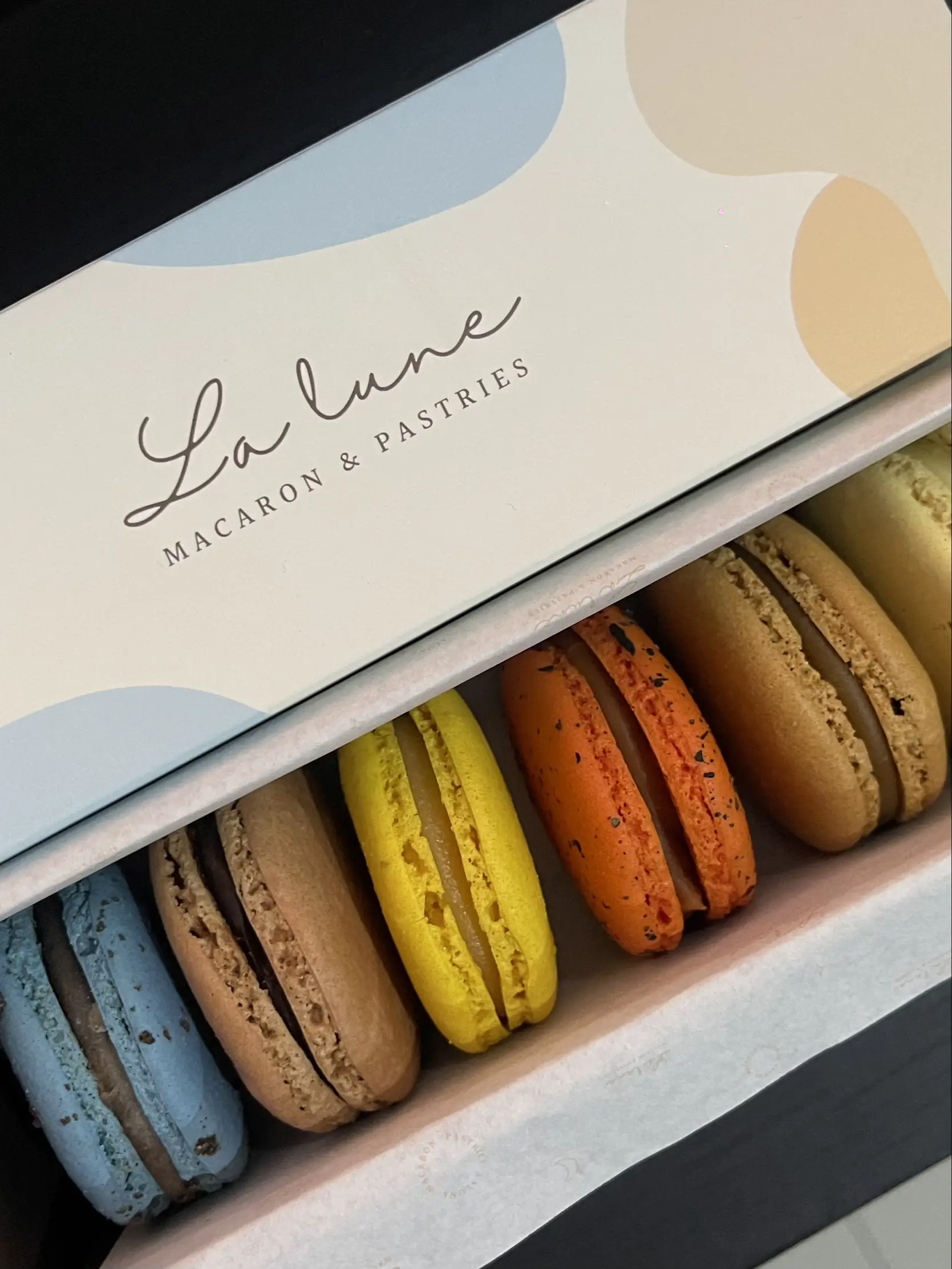 La Lune macaron มาการองที่จริงใจ | แกลเลอรีที่โพสต์โดย Cnarinn | Lemon8