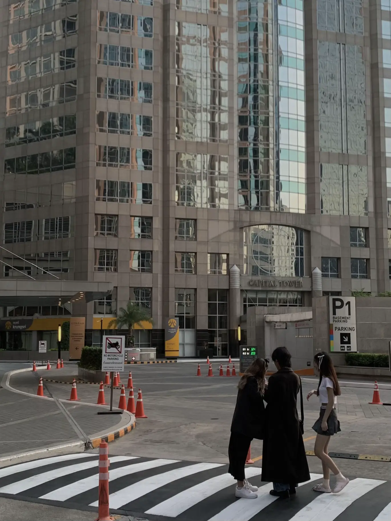 All Season Place | ถ่ายรูปฟีลต่างประเทศที่เพลินจิต📸📍 | แกลเลอรีที่โพสต์ ...