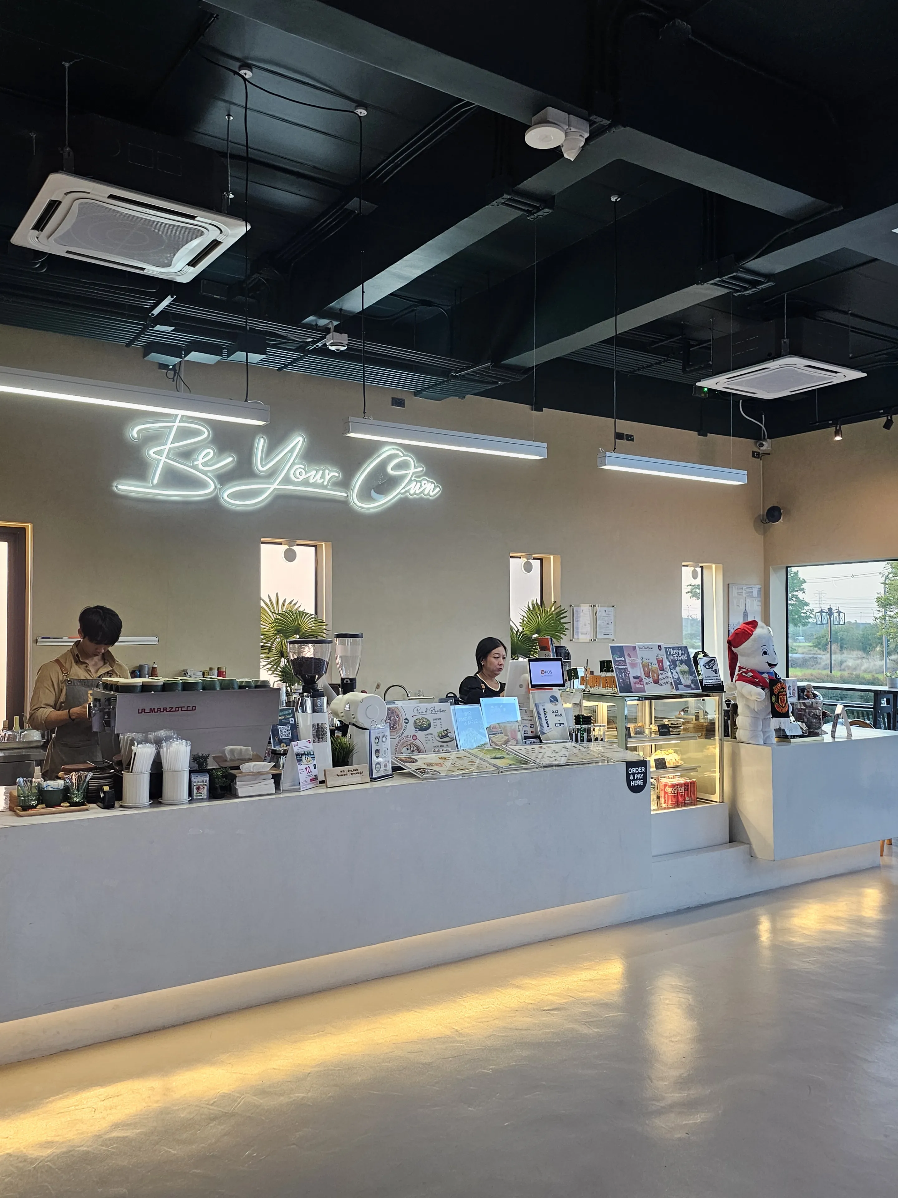 คาเฟ่นนทบุรี ย่านราชพฤกษ์ BYO Coffee&Bar | แกลเลอรีที่โพสต์โดย ...
