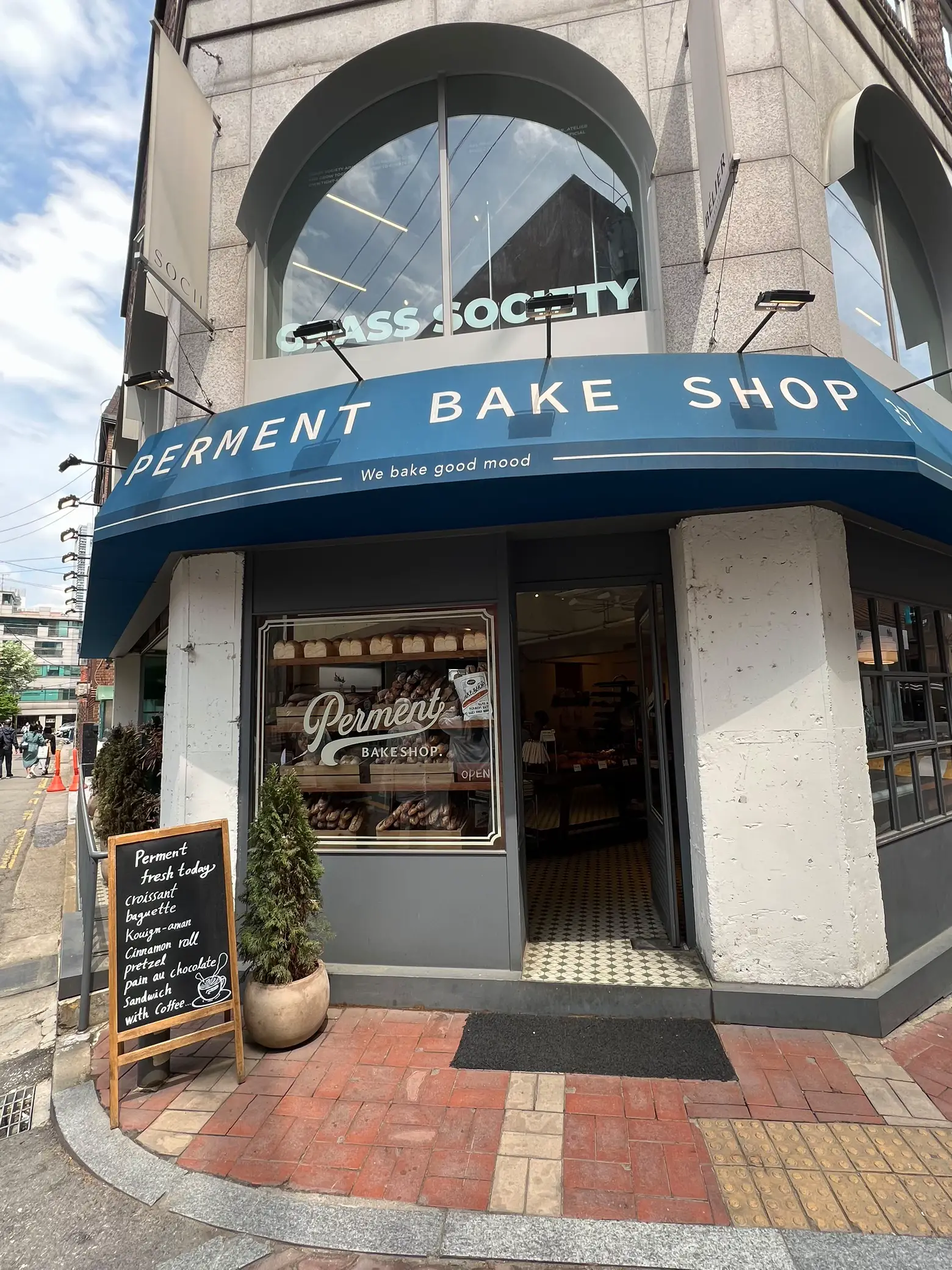 MUST visit bakery in seoul 🥐🥨🧁🥖 | Gallery posted by jo | Lemon8