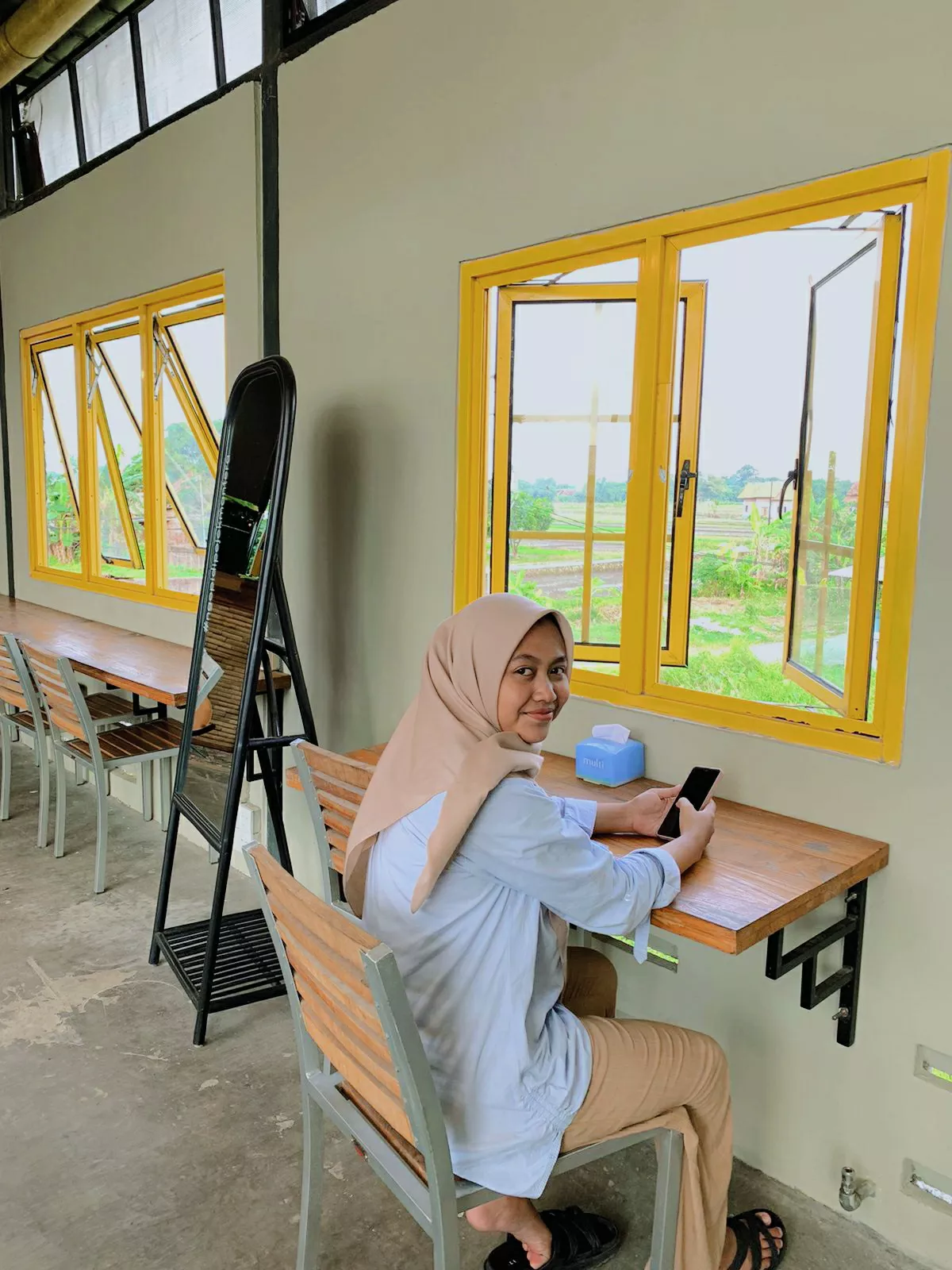 foto ala selebgram | Galeri diposting oleh fisyahh_f | Lemon8