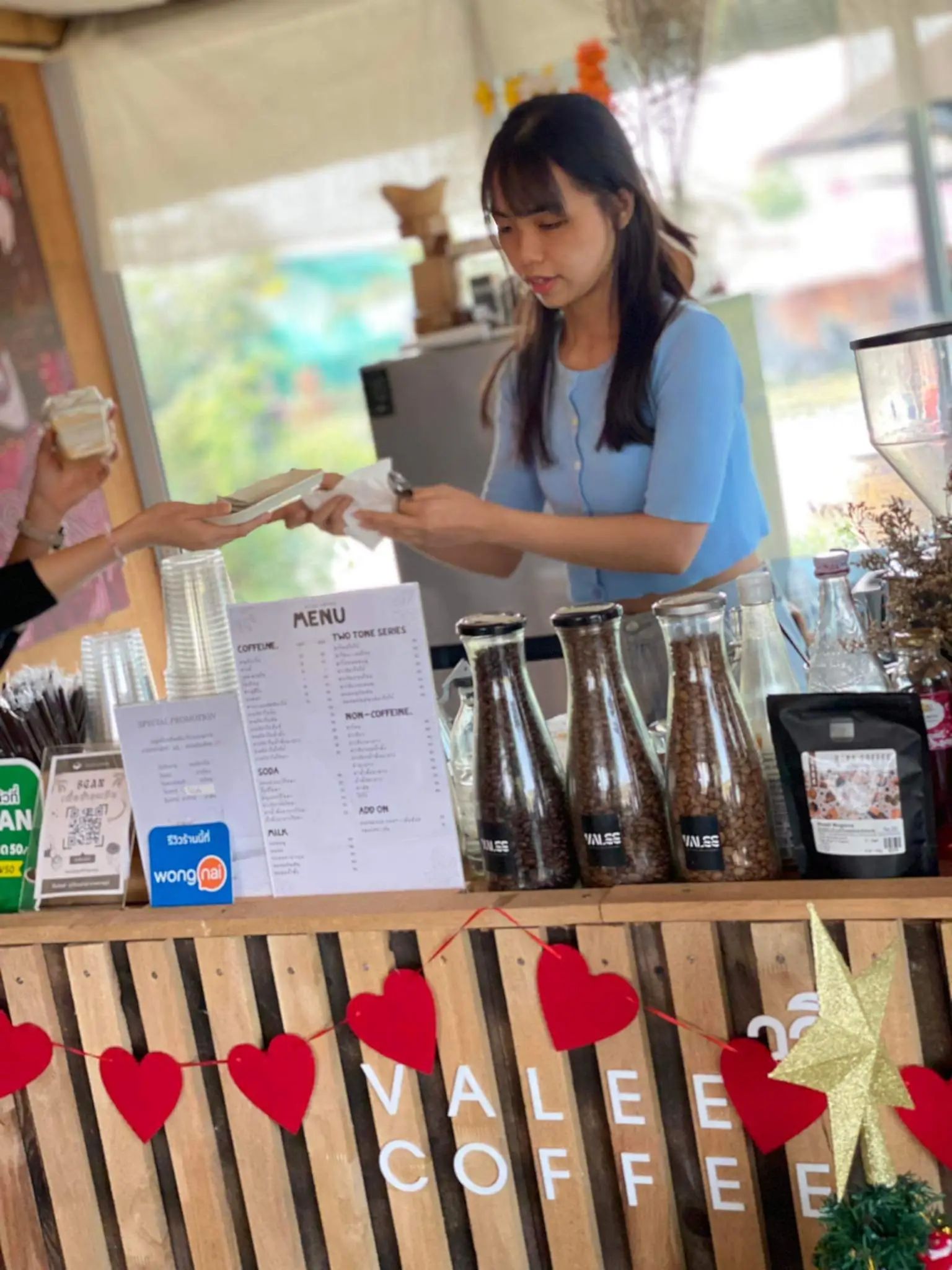 VALEE กาแฟสด ข้างรางรถไฟลำพูน🪄🪞 | แกลเลอรีที่โพสต์โดย Cakee_story | Lemon8