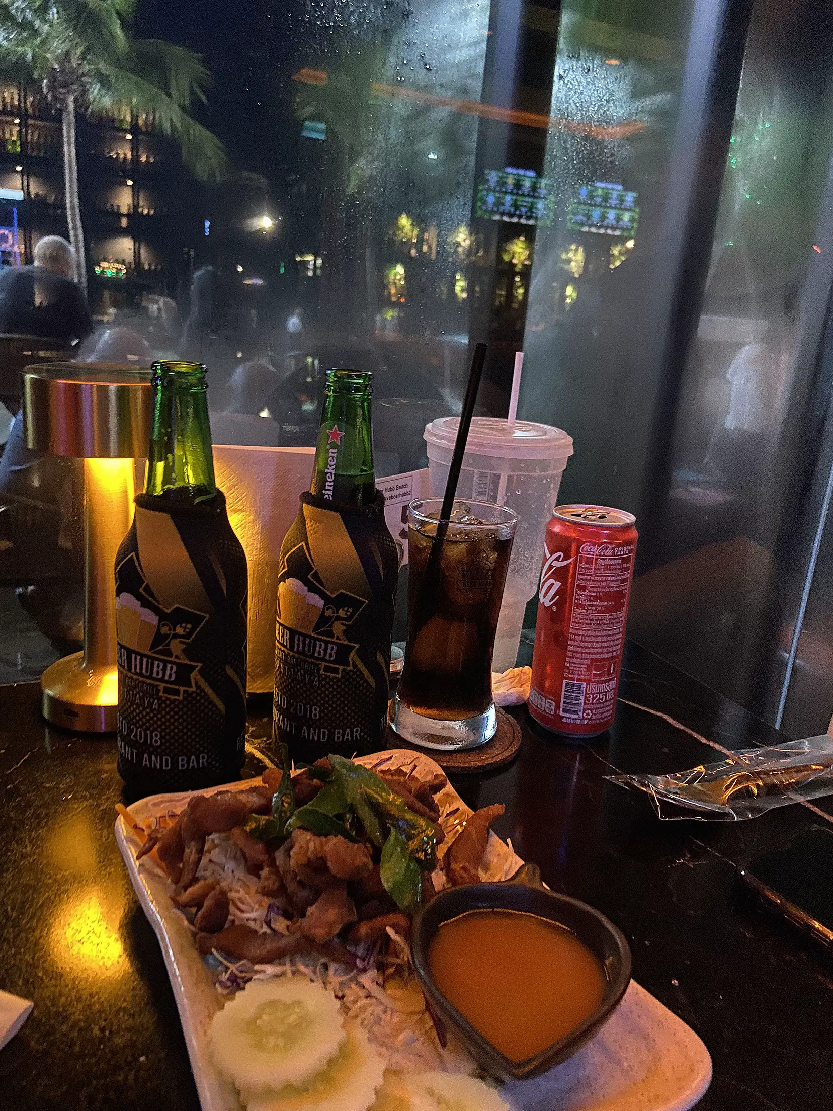 BEER HUBB (ริมหาดพัทยา) | แกลเลอรีที่โพสต์โดย คุณมะเหมี่ยว | Lemon8