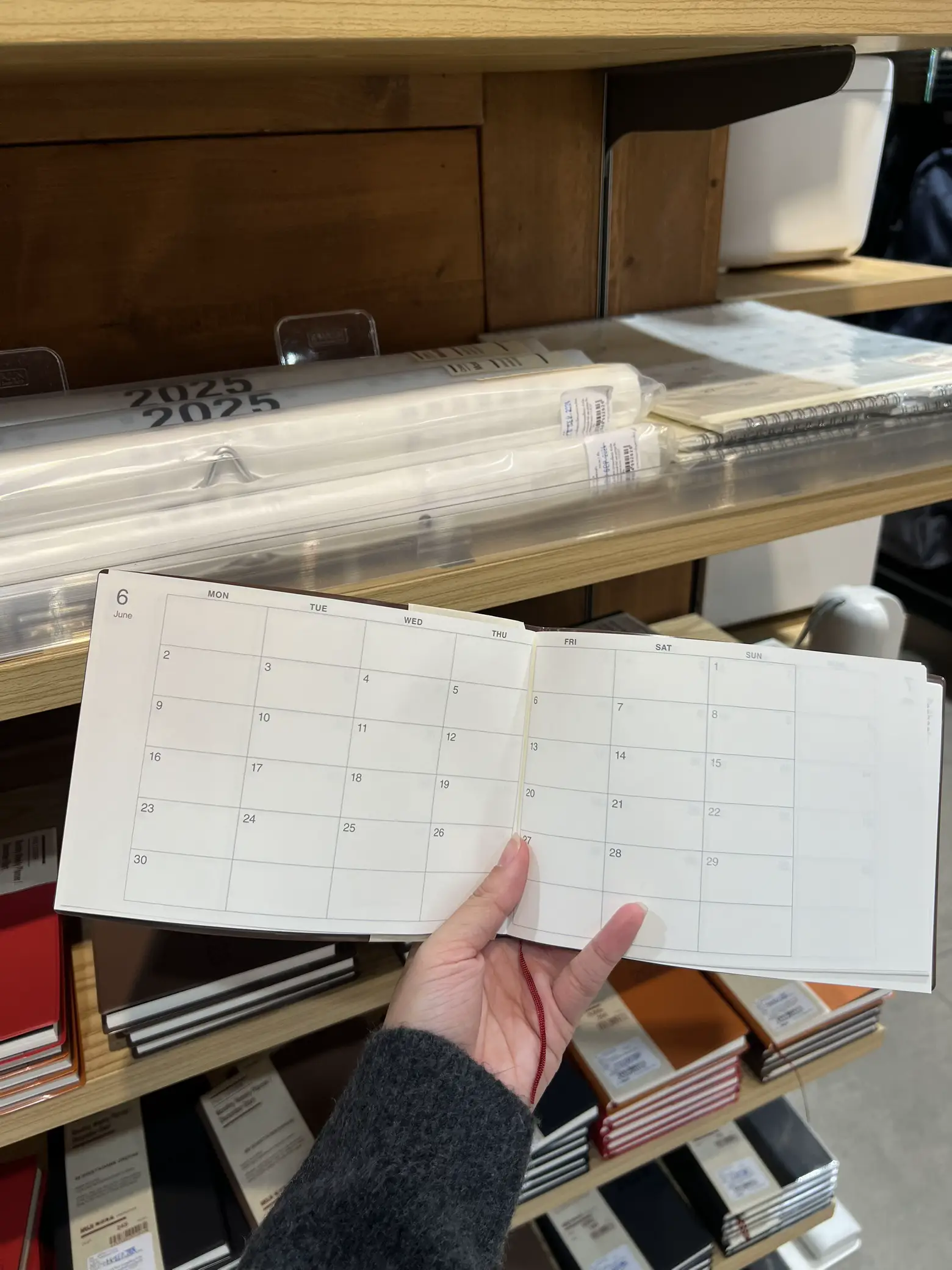 Planner 2025 จาก muji มีสีใหม่ด้วย!🤎 | แกลเลอรีที่โพสต์โดย อโวคาดี้🥑 ...