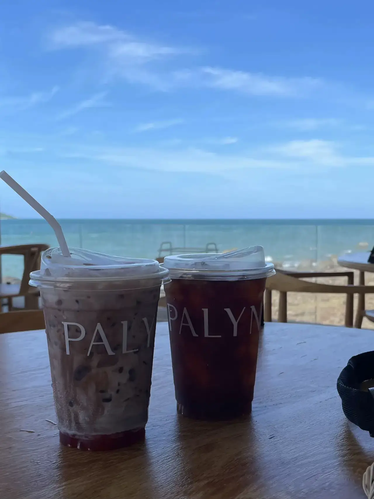 PALYN : คาเฟ่ใหม่แสมสาร สัตหีบ ชลบุรี วิวจึ้งใจยยยย💙🌊 | แกลเลอรีที่ ...