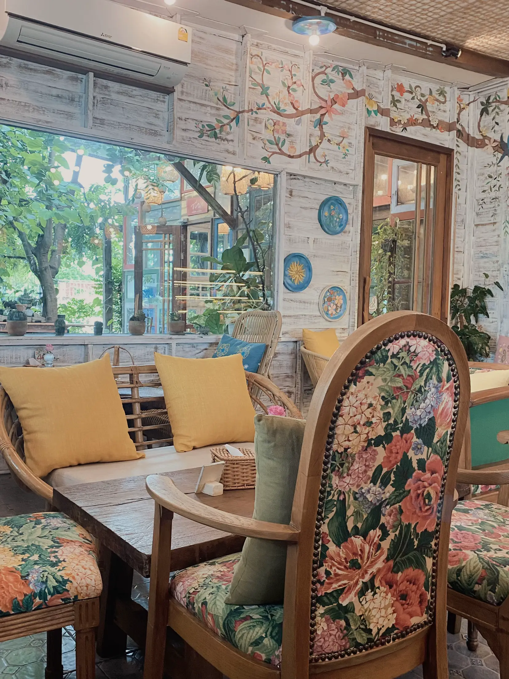 Chaba Chabai Cafe คาเฟ่ลับย่านลำลูกกา | แกลเลอรีที่โพสต์โดย Falafaii | Lemon8