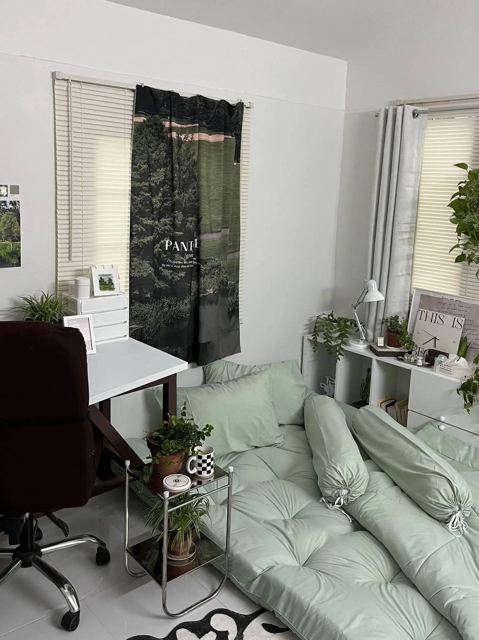 greenterior room แต่งห้องให้เป็นป่า ตามประสาคนสายเขียว | แกลเลอรีที่โพสต์โดย yoonaart | Lemon8