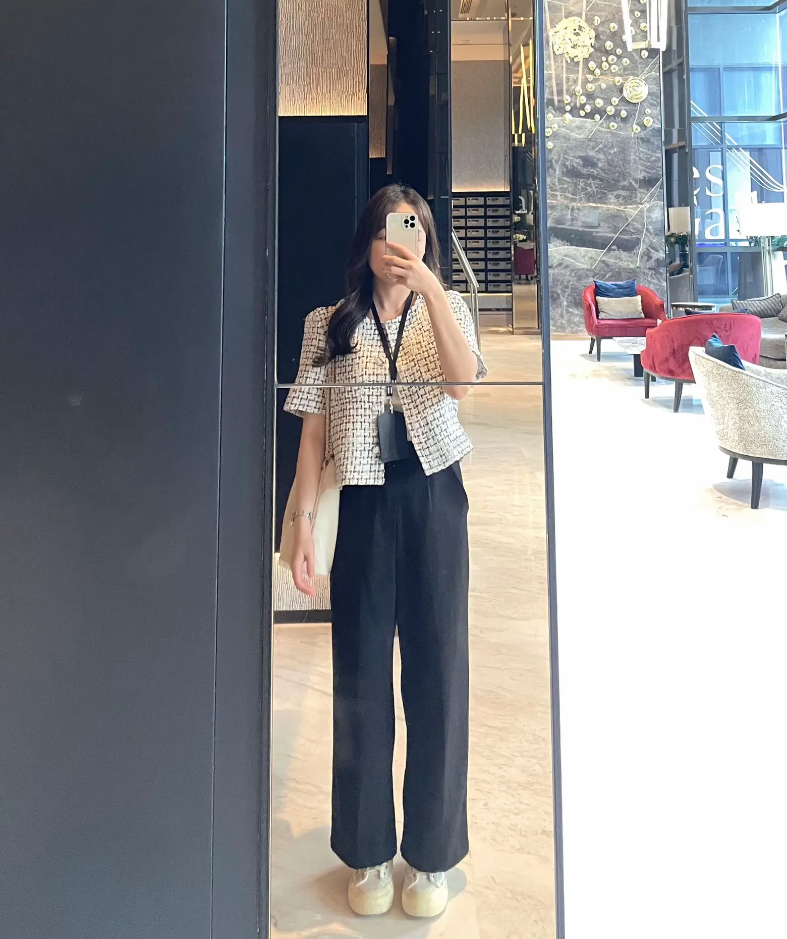 OFFICE OOTD | แกลเลอรีที่โพสต์โดย khaimook | Lemon8