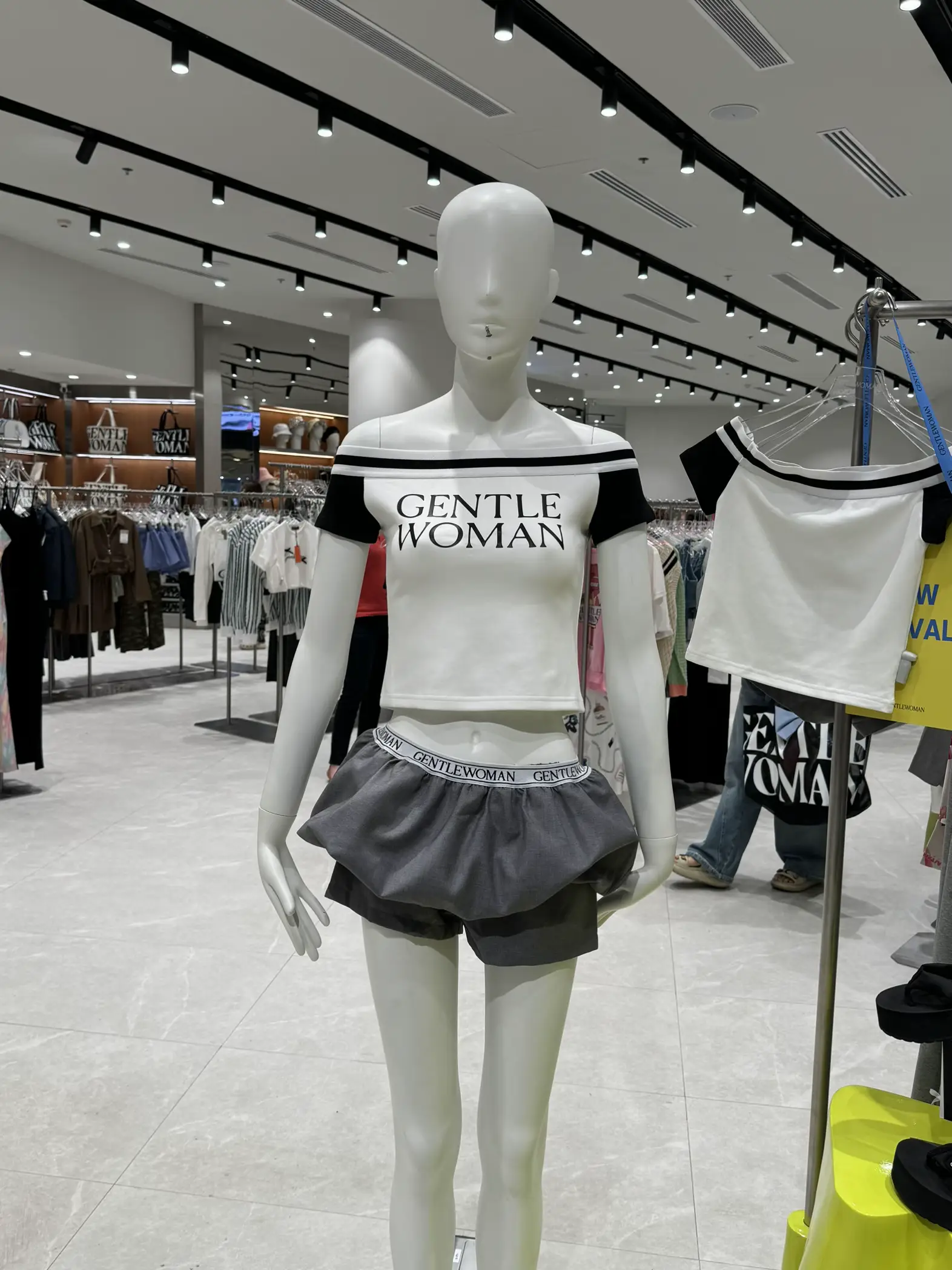 チェンマイの北👀にあるFIRST BRANCH GENTLEWOMAN PASH | nn.ynk_が投稿したフォトブック | Lemon8