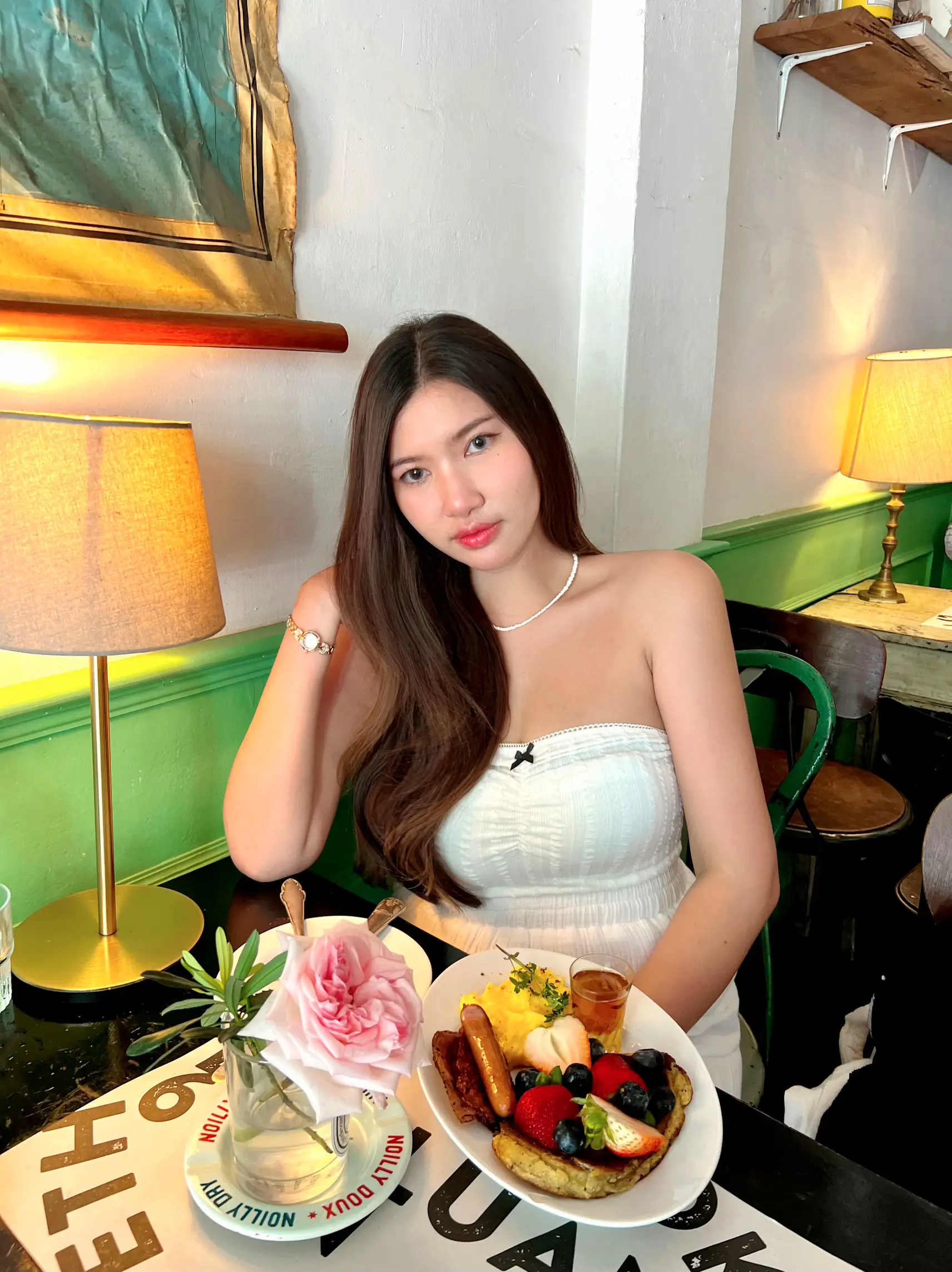 OOTD แจกพิกัดเสื้อเกาะอกและกระโปรงยาวสุดฮิต💓 | แกลเลอรีที่โพสต์โดย BB | Lemon8