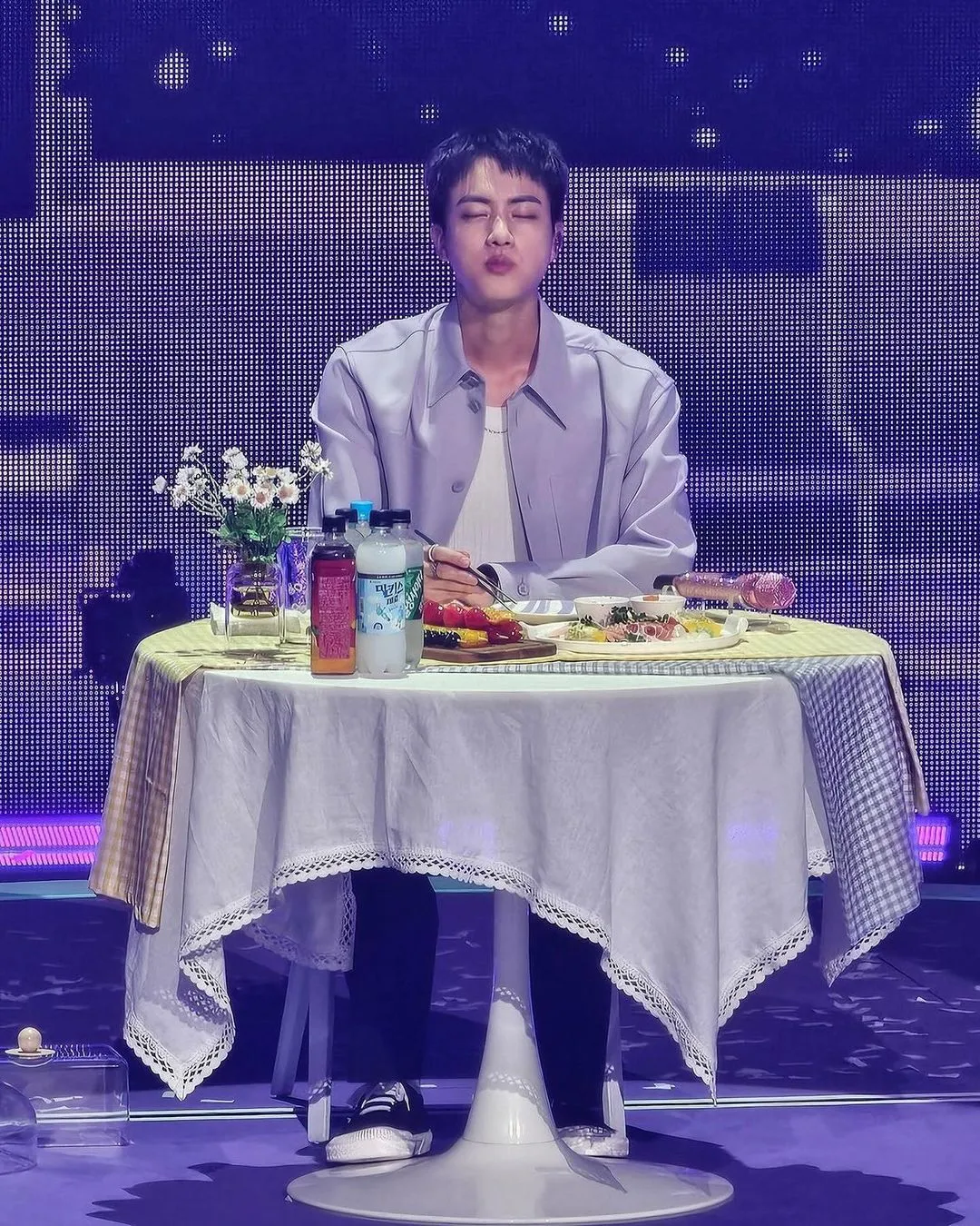 Army หายคิดถึง Jin BTS | แกลเลอรีที่โพสต์โดย AllAboutLiving | Lemon8