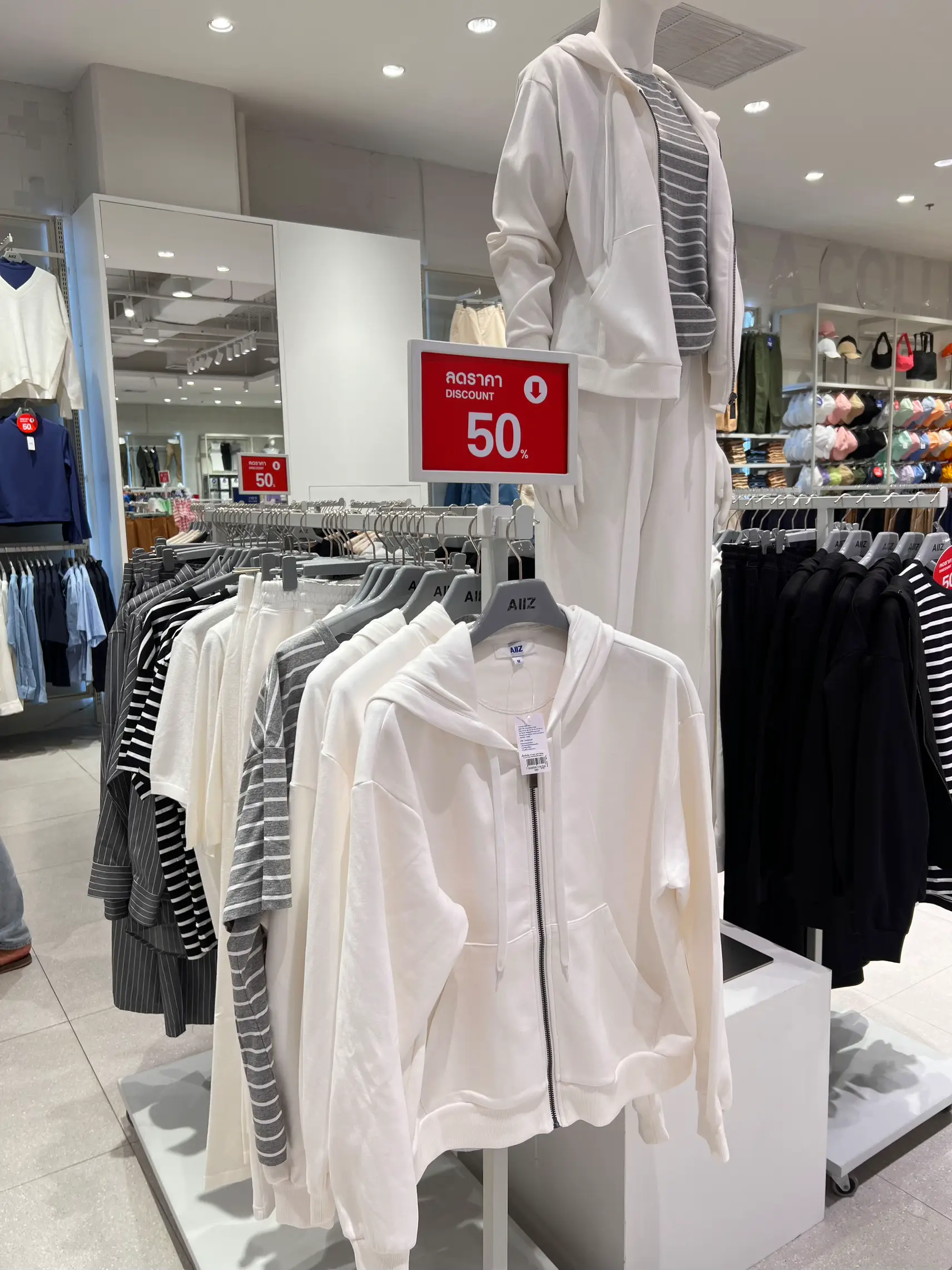 AIIZ ลด 70%🤚🏻🐰🎀 | แกลเลอรีที่โพสต์โดย ♡ | Lemon8