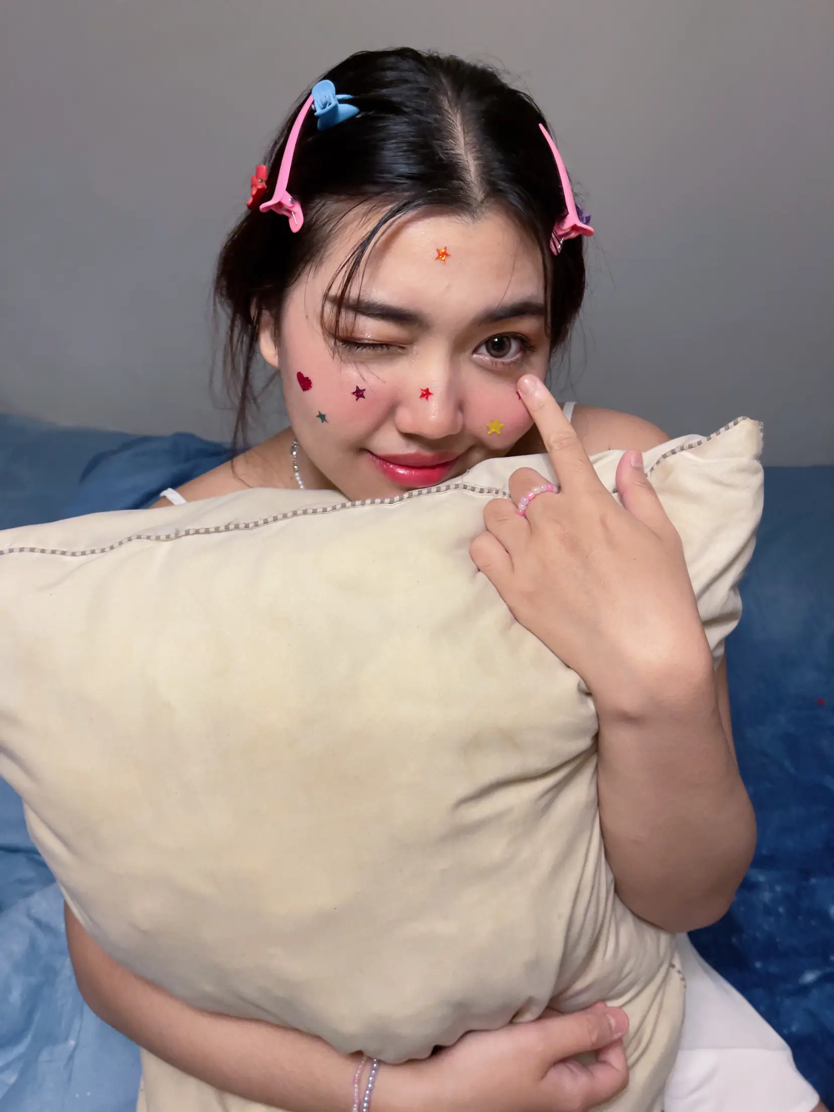 ไอเดียถ่ายรูปสวยๆในห้องนอน 🎞️📸 | แกลเลอรีที่โพสต์โดย Maprang | Lemon8