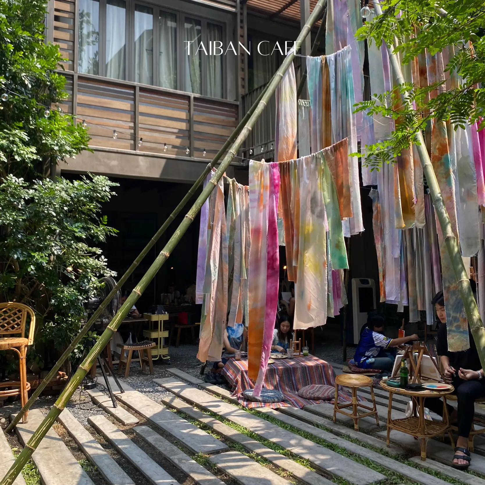 คาเฟ่วาดรูปยอดฮิต 🧑🏻‍🎨🎨 ย่านหัวลำโพง | ใต้บ้านคาเฟ่ Taibanbkk | แกลเลอ ...