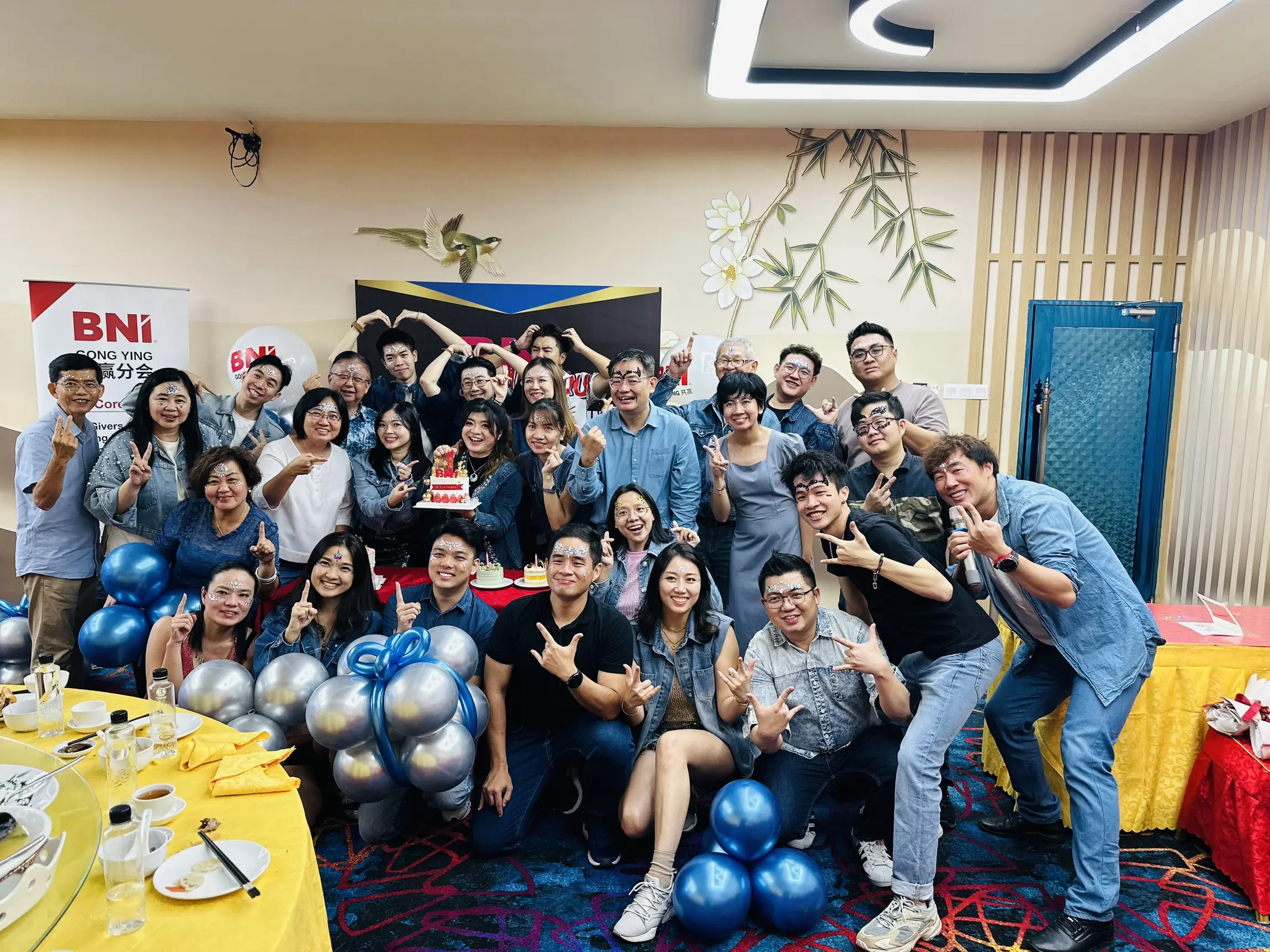 19 idea Denim Dinner Theme teratas pada tahun 2024