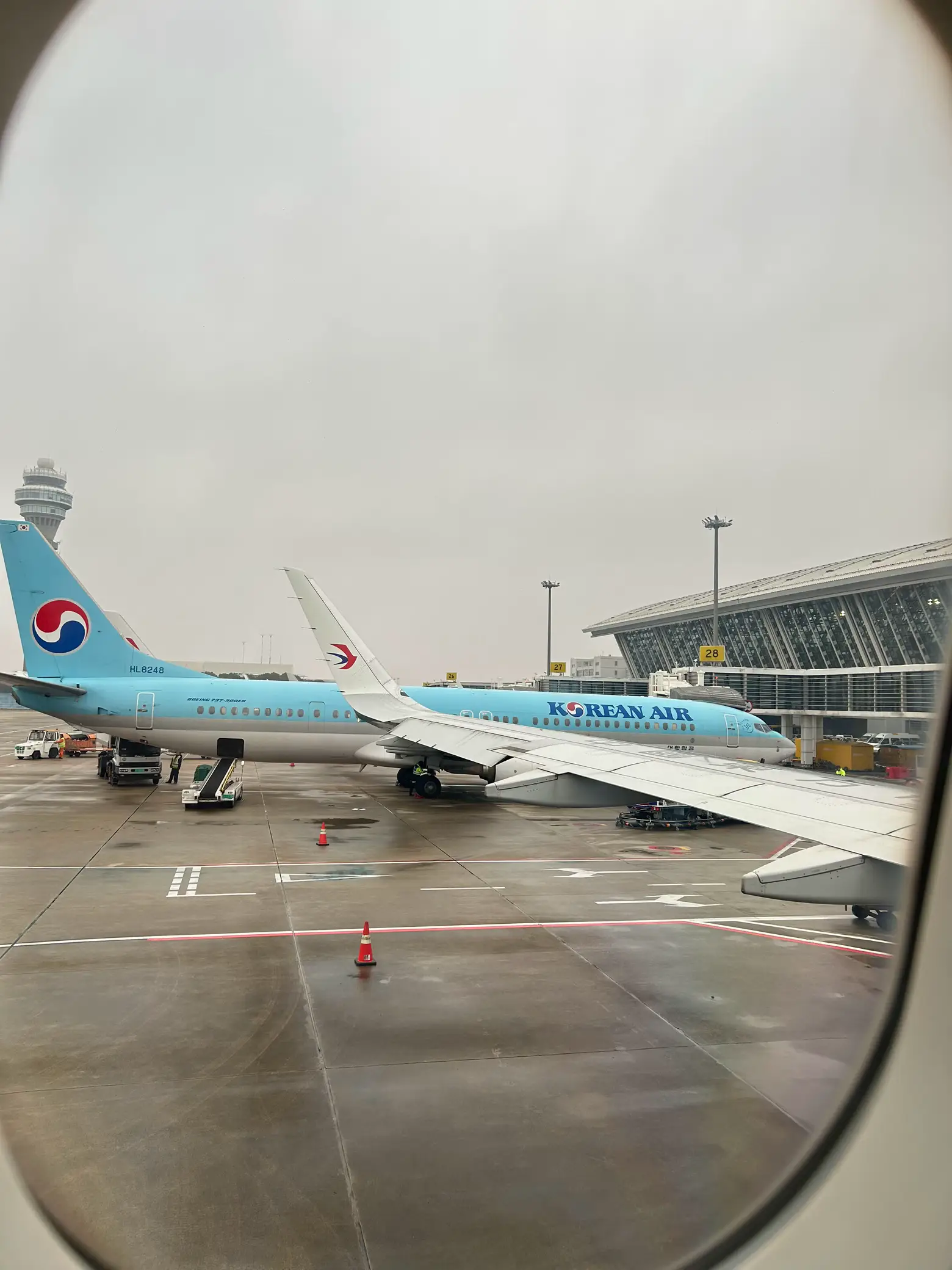 รีวิวสายการบิน china eastern airlines และการต่อเครื่อง | แกลเลอรีที่ ...