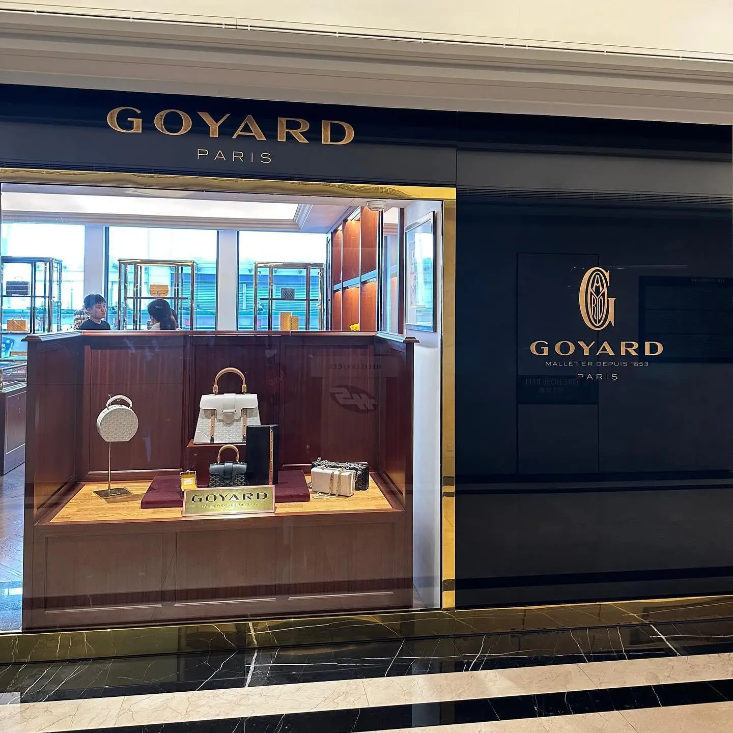 Shopping Goyard at Hongkong | แกลเลอรีที่โพสต์โดย C.CHU | Lemon8