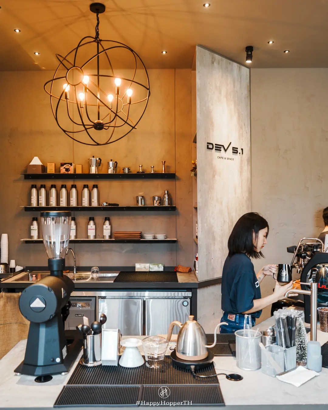 DEV 5.1 Café & Space @ ซอย นวลจันทร์ 32 | แกลเลอรีที่โพสต์โดย Happy Hopper | Lemon8