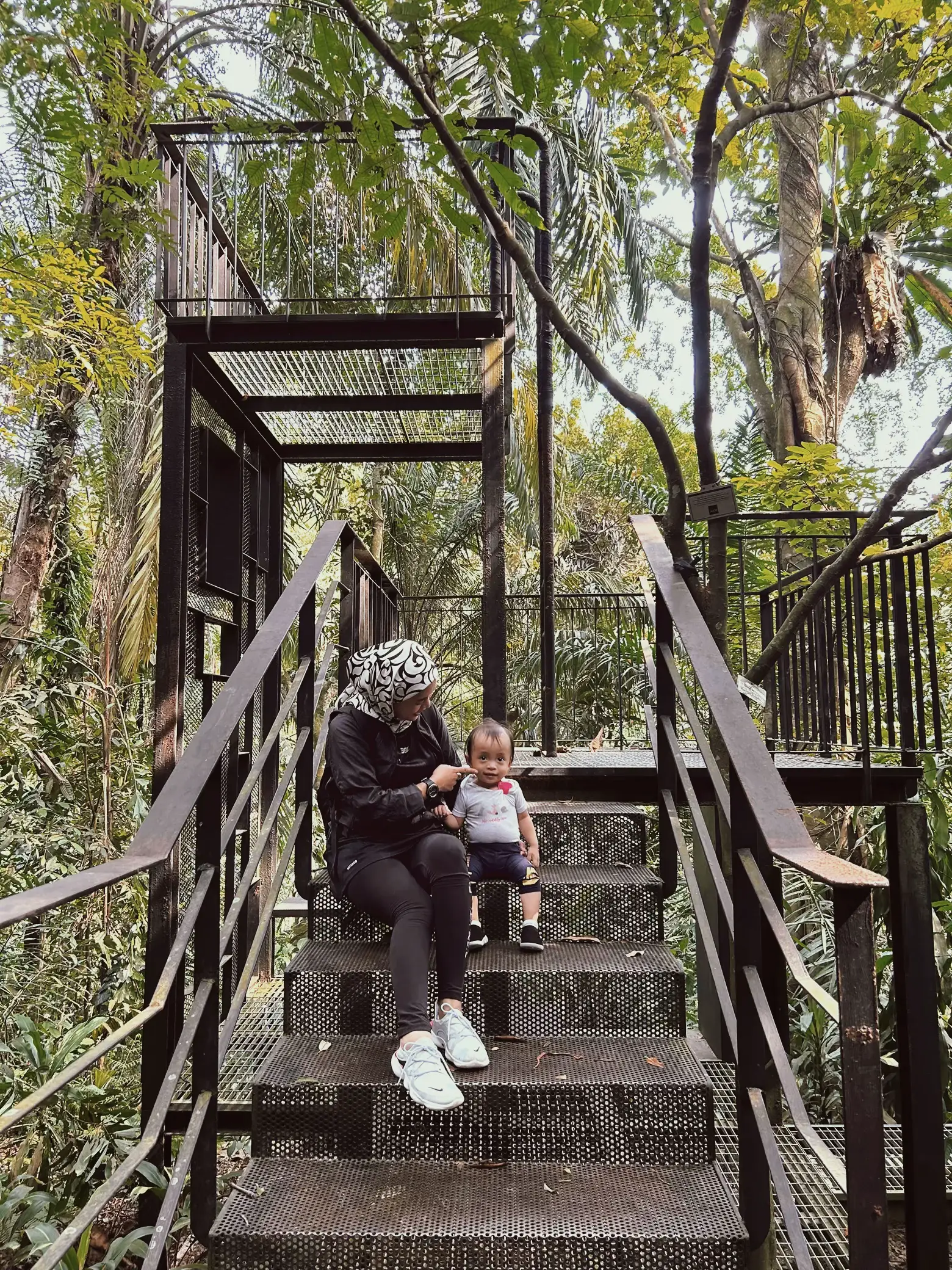 Hiking Bukit Tunku KL | Galeri disiarkan oleh deedayang | Lemon8